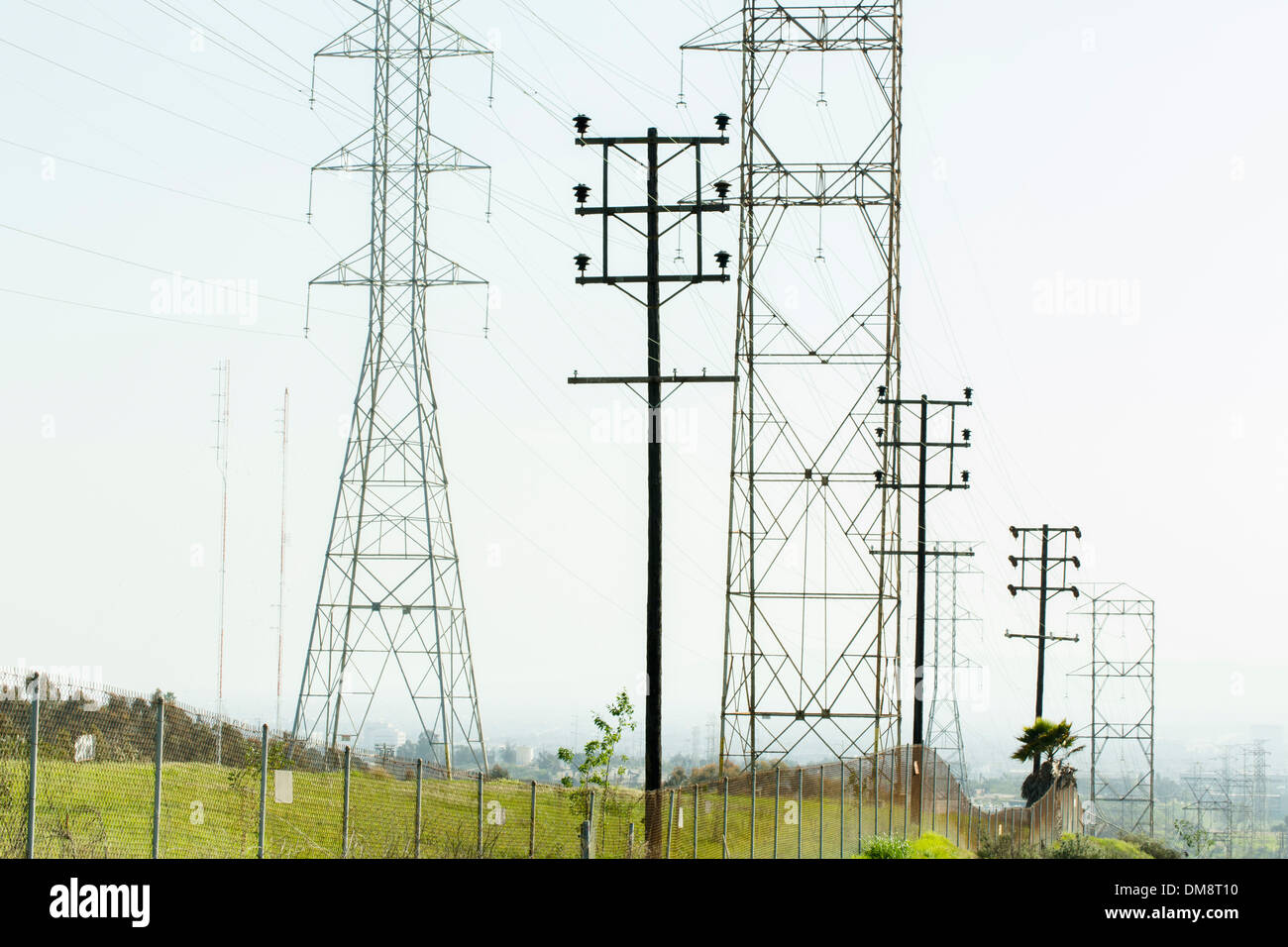 Telephone poles and wires hi-res stock photography and images - Alamy