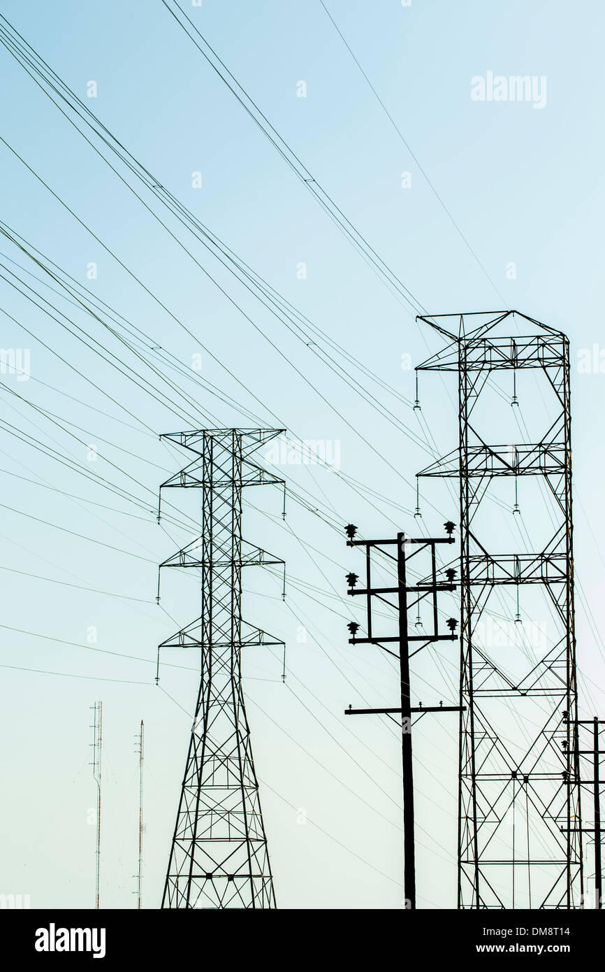 Telephone poles and wires hi-res stock photography and images - Alamy