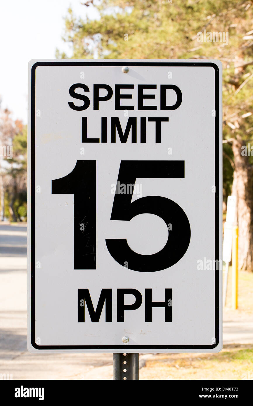 15 mph sign hi-res stock photography and images - Alamy