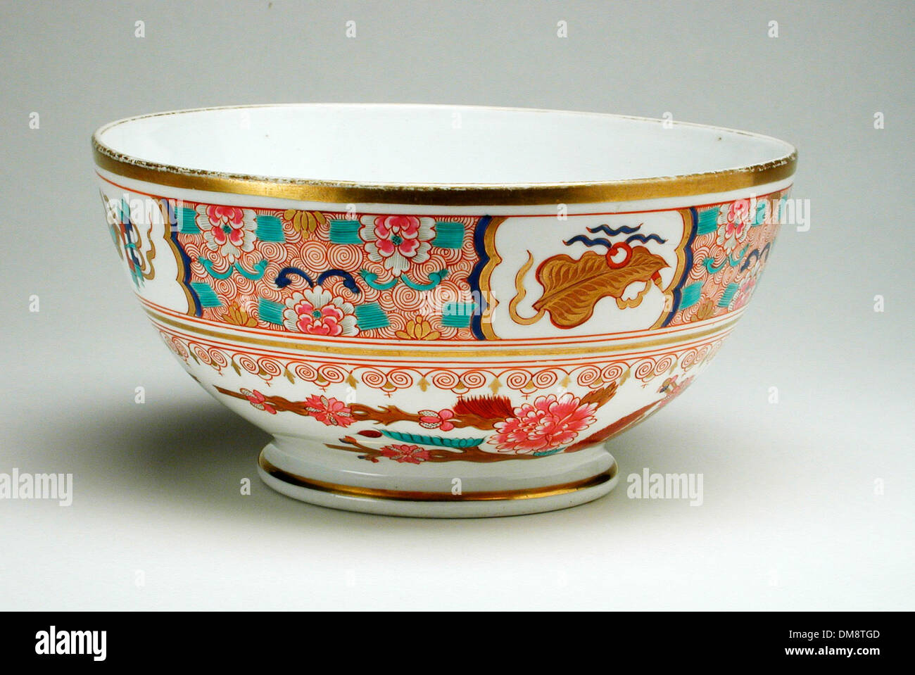 A set of tea service pieces from the ancient and Islamic art collection ...