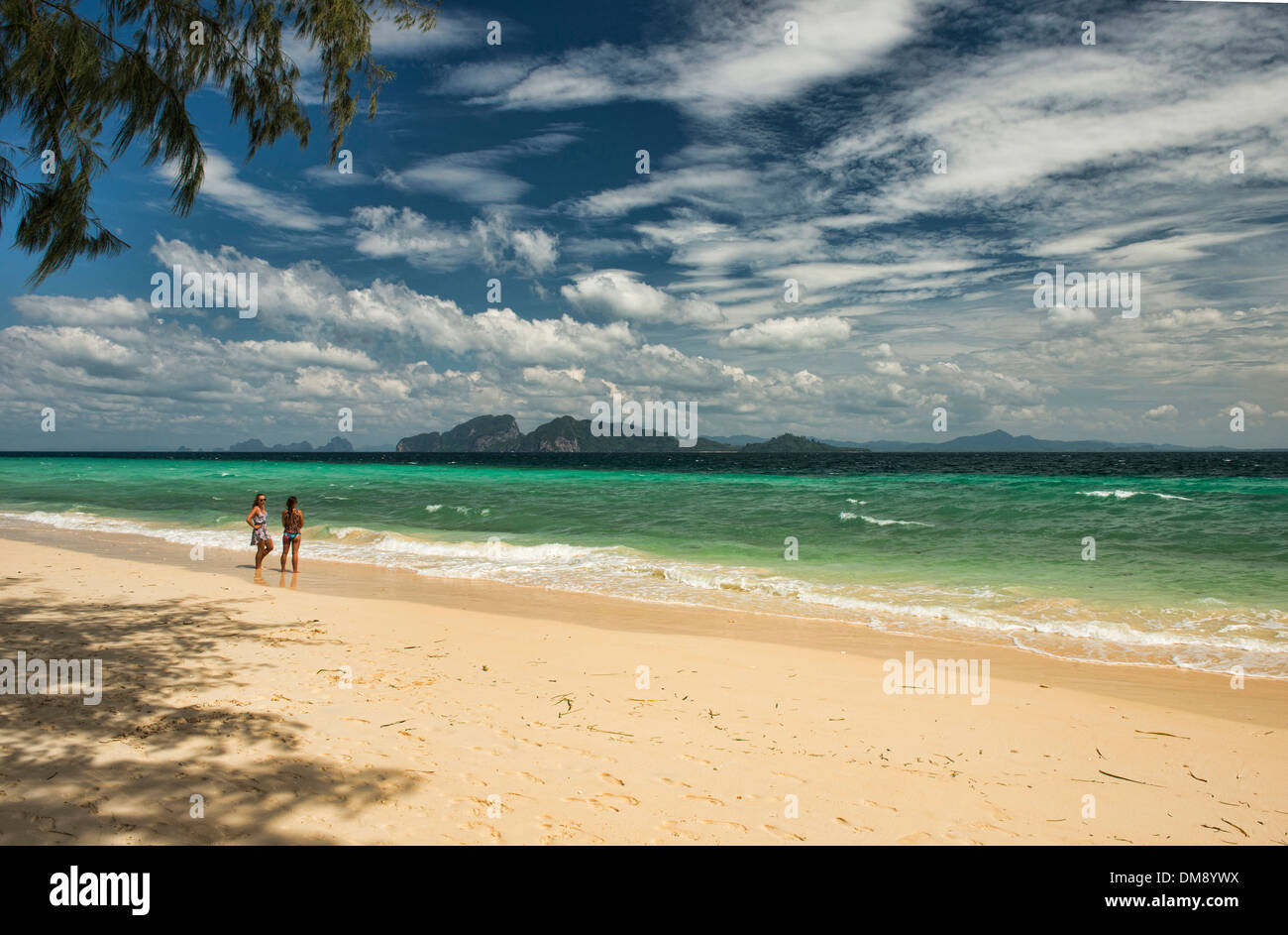 Koh kradan beach hi-res stock photography and images - Alamy
