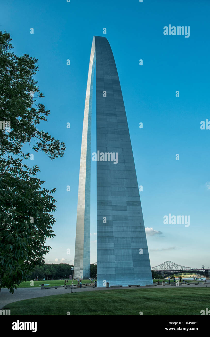 Gateway Arch in downtown Saint Louis, Missouri Stock Photo - Alamy