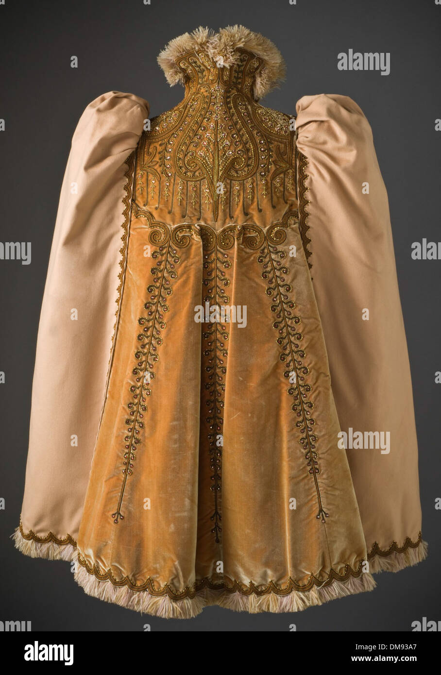 Womans mantle hi-res stock photography and images - Alamy