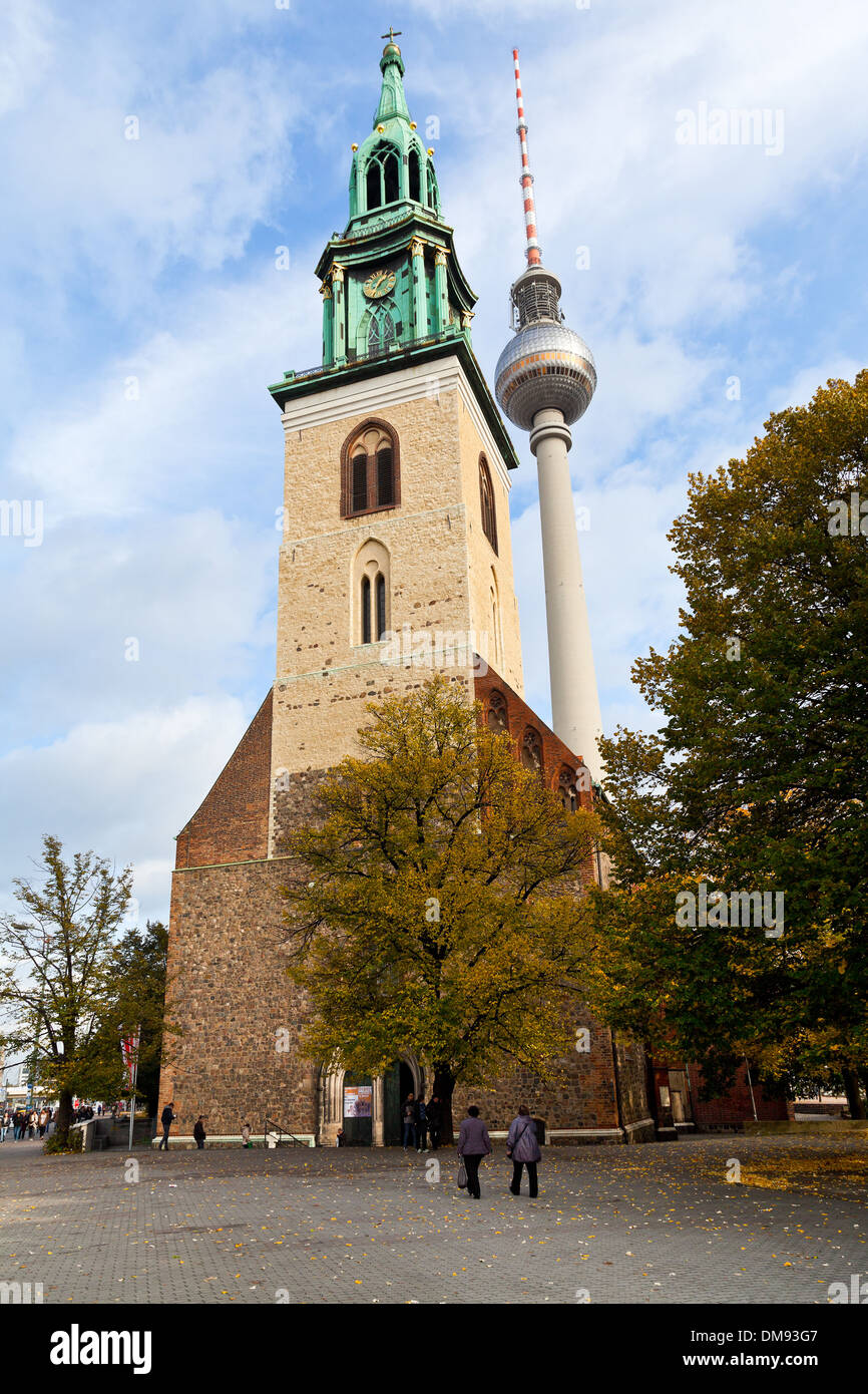 St mary church television hi-res stock photography and images - Alamy