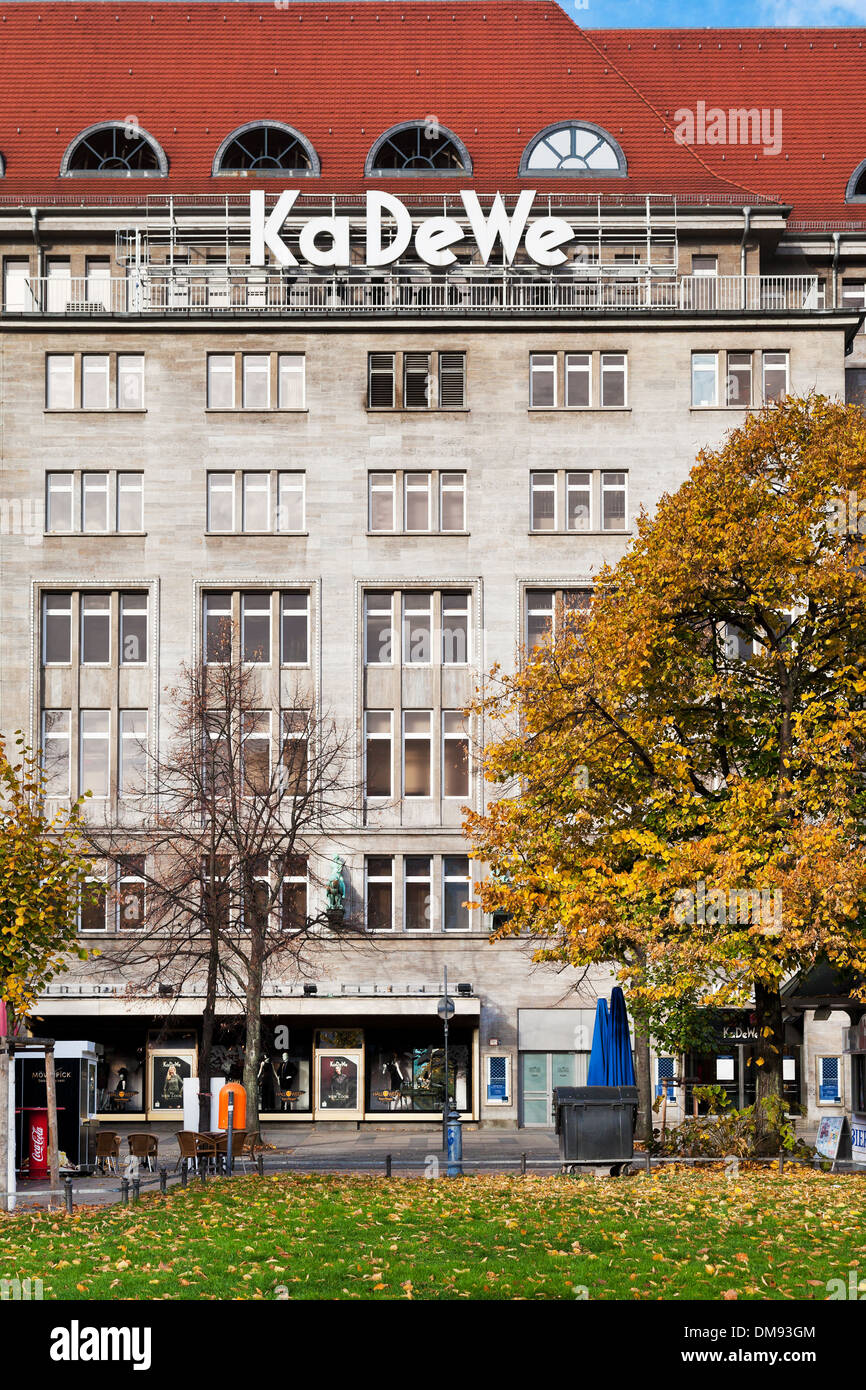 Kadewe department store building exterior hi-res stock photography and ...