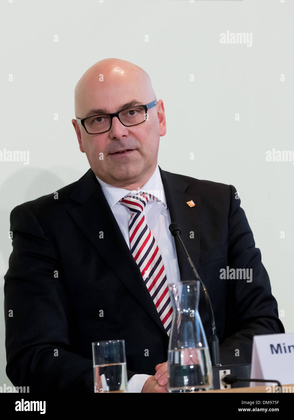 Prime minister of baden wuerttemberg hi-res stock photography and ...