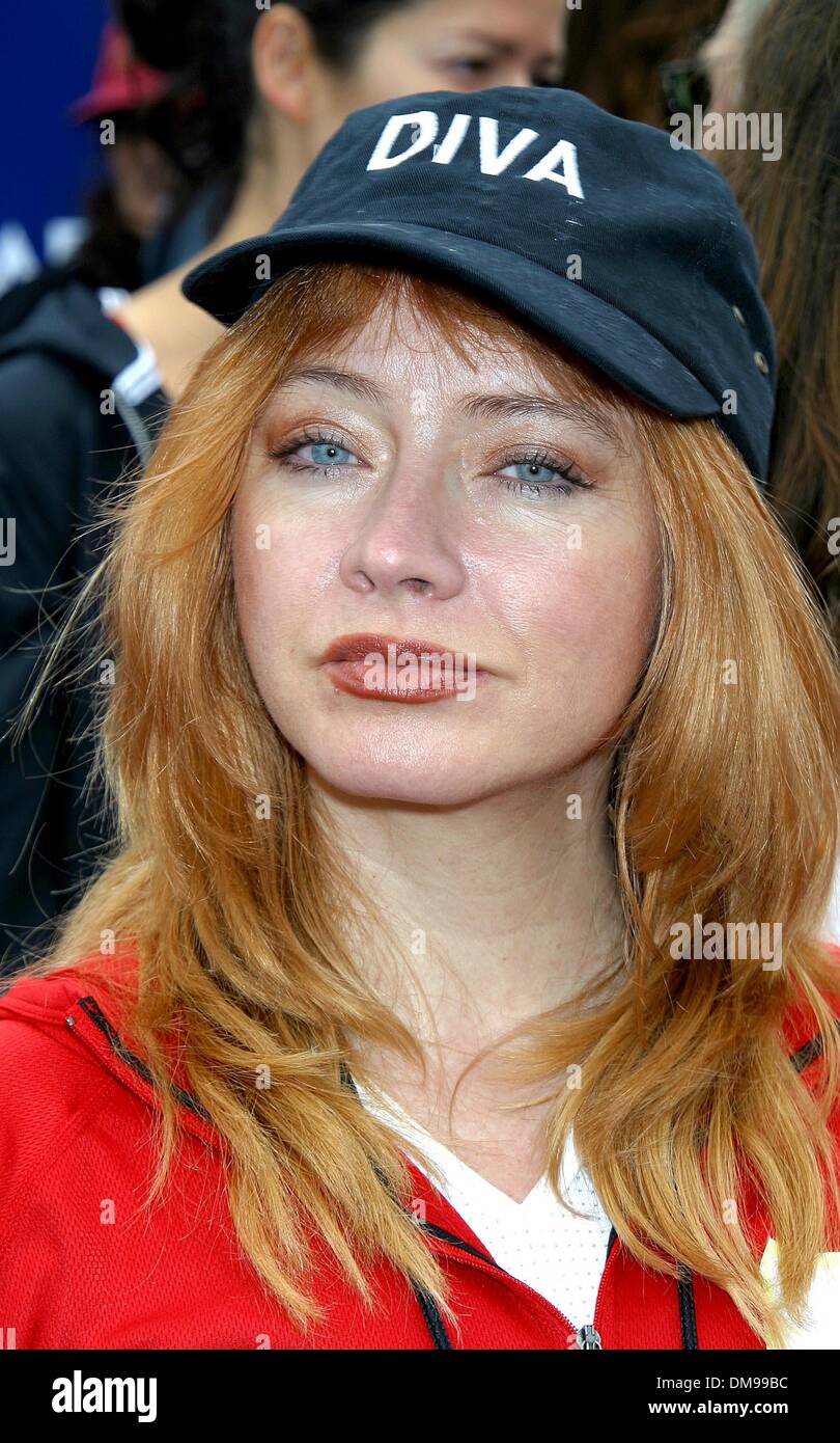 Oct. 20, 2002 - Los Angeles, CA, USA - MING NA AND DAUGHTER MICHAELA ...