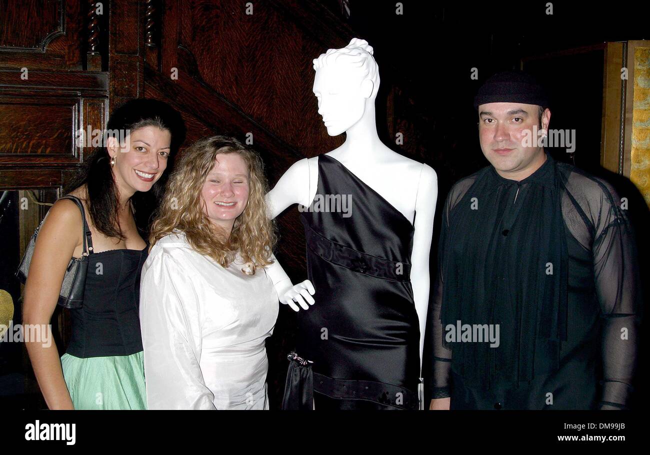 Nov. 8, 2002 - Los Angeles, CALIFORNIA, USA - SHANA ROCHELEAU, ROMEY ...