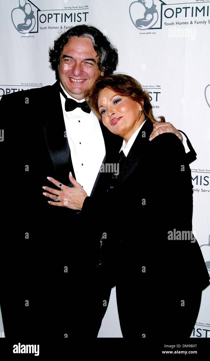 Oct. 22, 2002 - Beverly Hills, CALIFORNIA - RAQUEL WELCH AND GREGORY ...