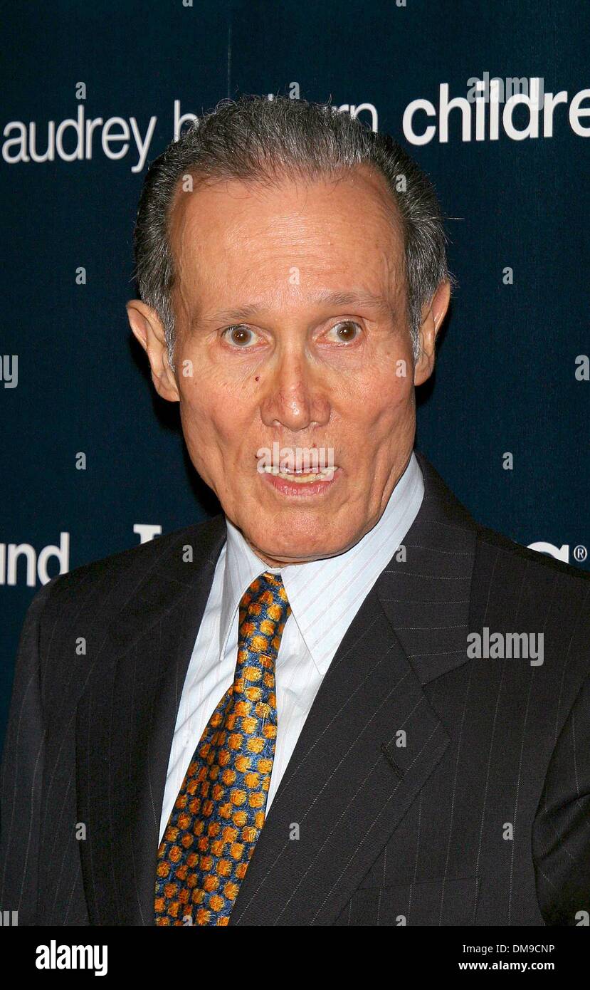 Nov. 14, 2002 - Los Angeles, CALIFORNIA, USA - HENRY SILVA ..K27141MR ...