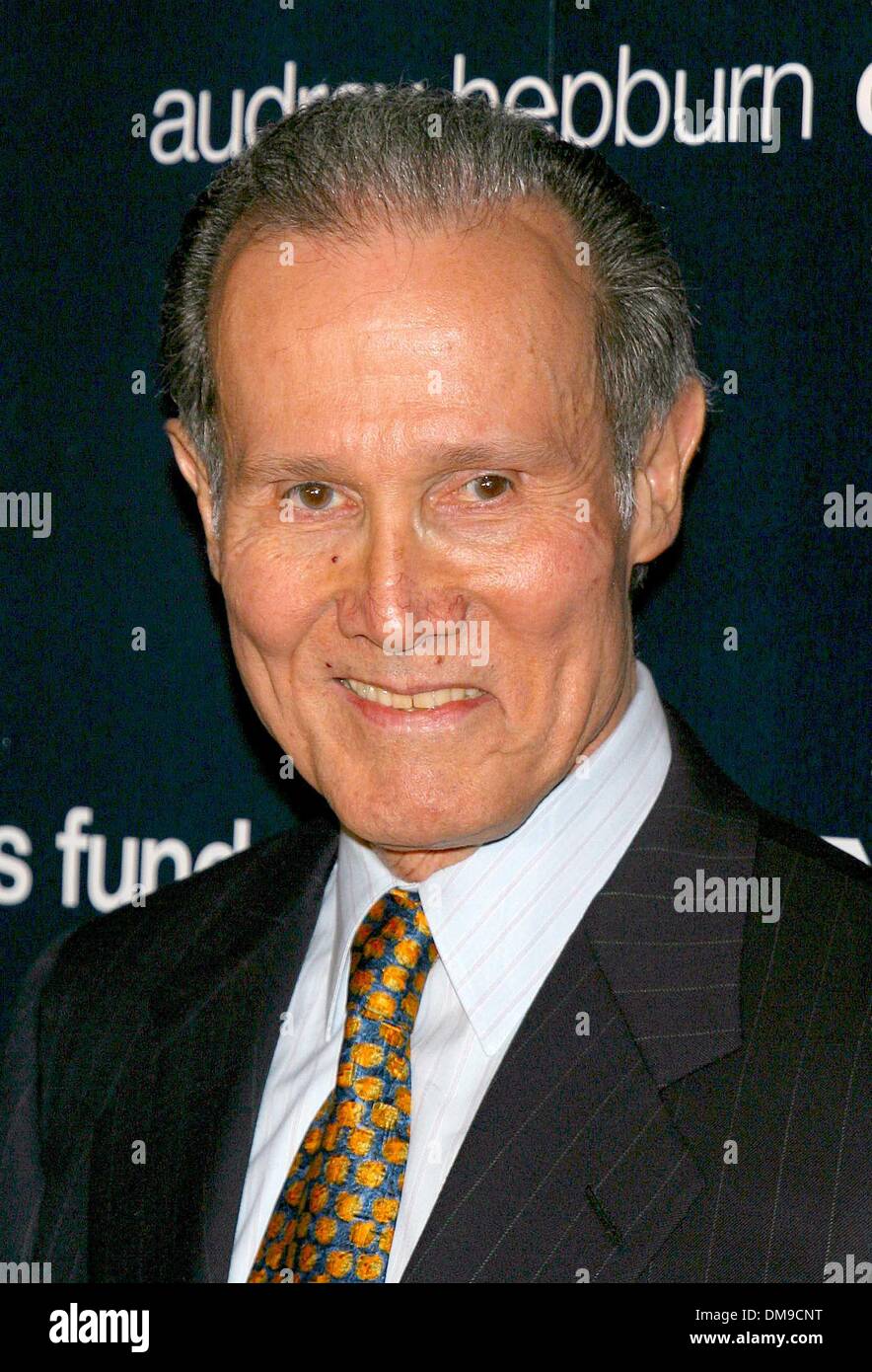 Nov. 14, 2002 - Los Angeles, CALIFORNIA, USA - HENRY SILVA ..K27141MR ...