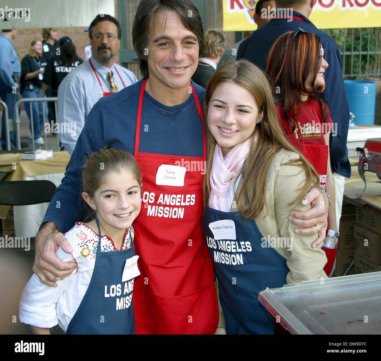 Nov. 27, 2002 - Los Angeles, CALIFORNIA, USA - TONY DANZA AND DAUGHTERS ...