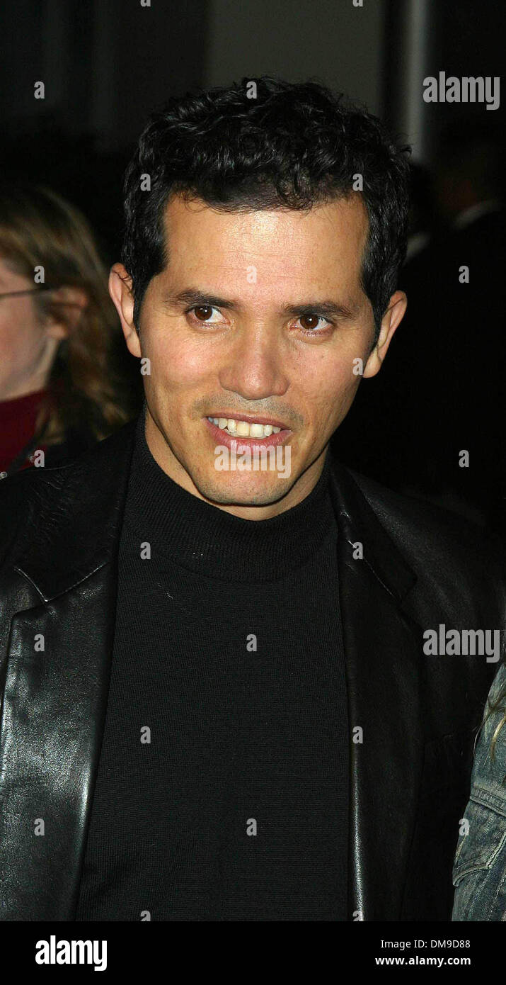 Dec. 3, 2002 - USA - JOHN LEGUIZAMO ..K27305MR UNIVERSAL PICTURES HOSTS ...