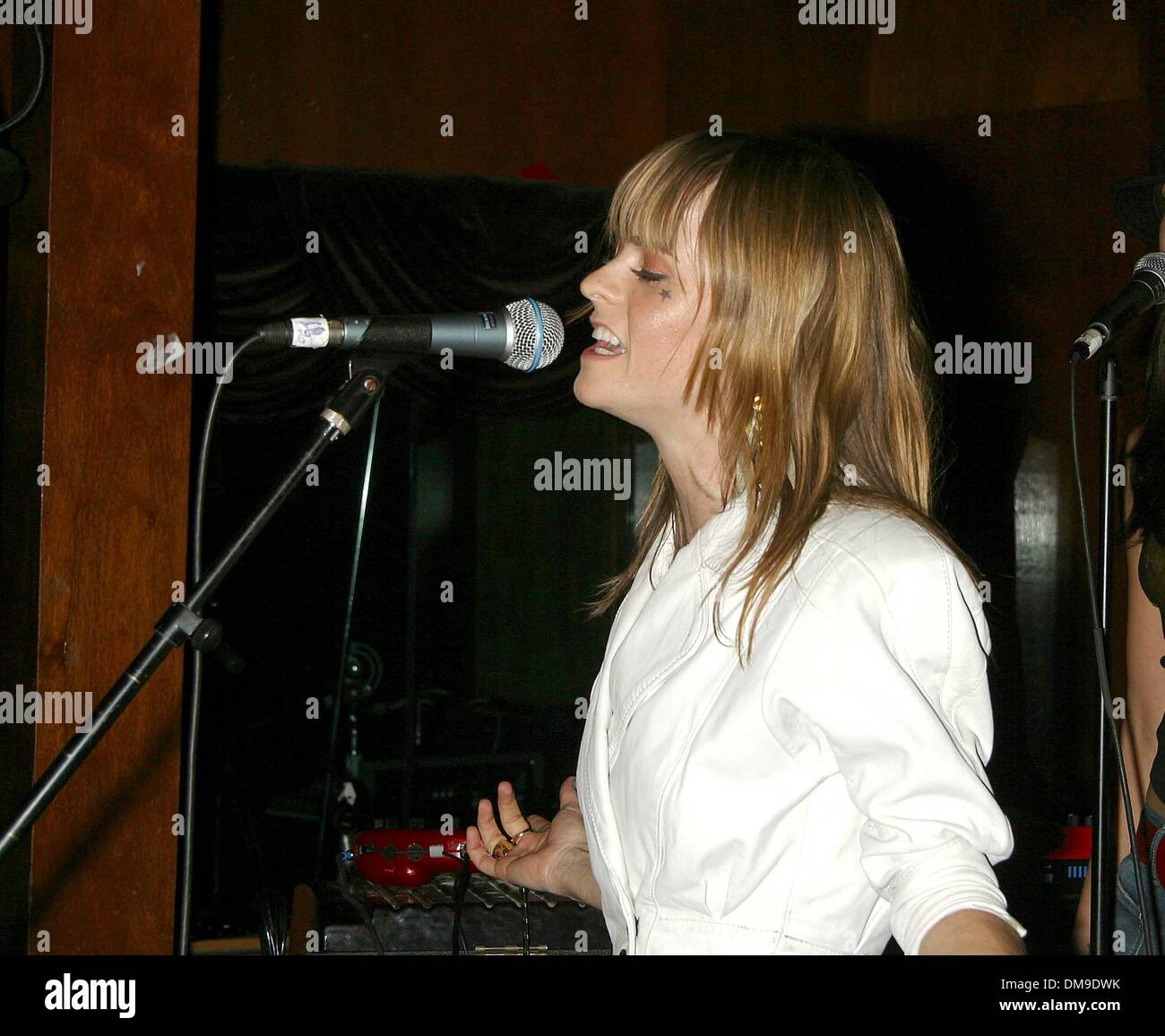 Dec. 14, 2002 - Los Angeles, CALIFORNIA, USA - K28053MR .TARYN MANNING ...