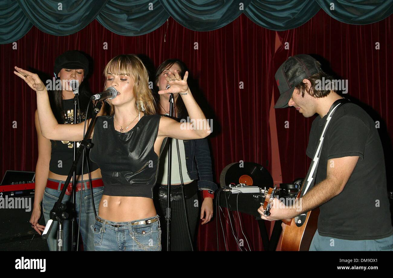Dec. 14, 2002 - Los Angeles, CALIFORNIA, USA - K28053MR .TARYN MANNING ...