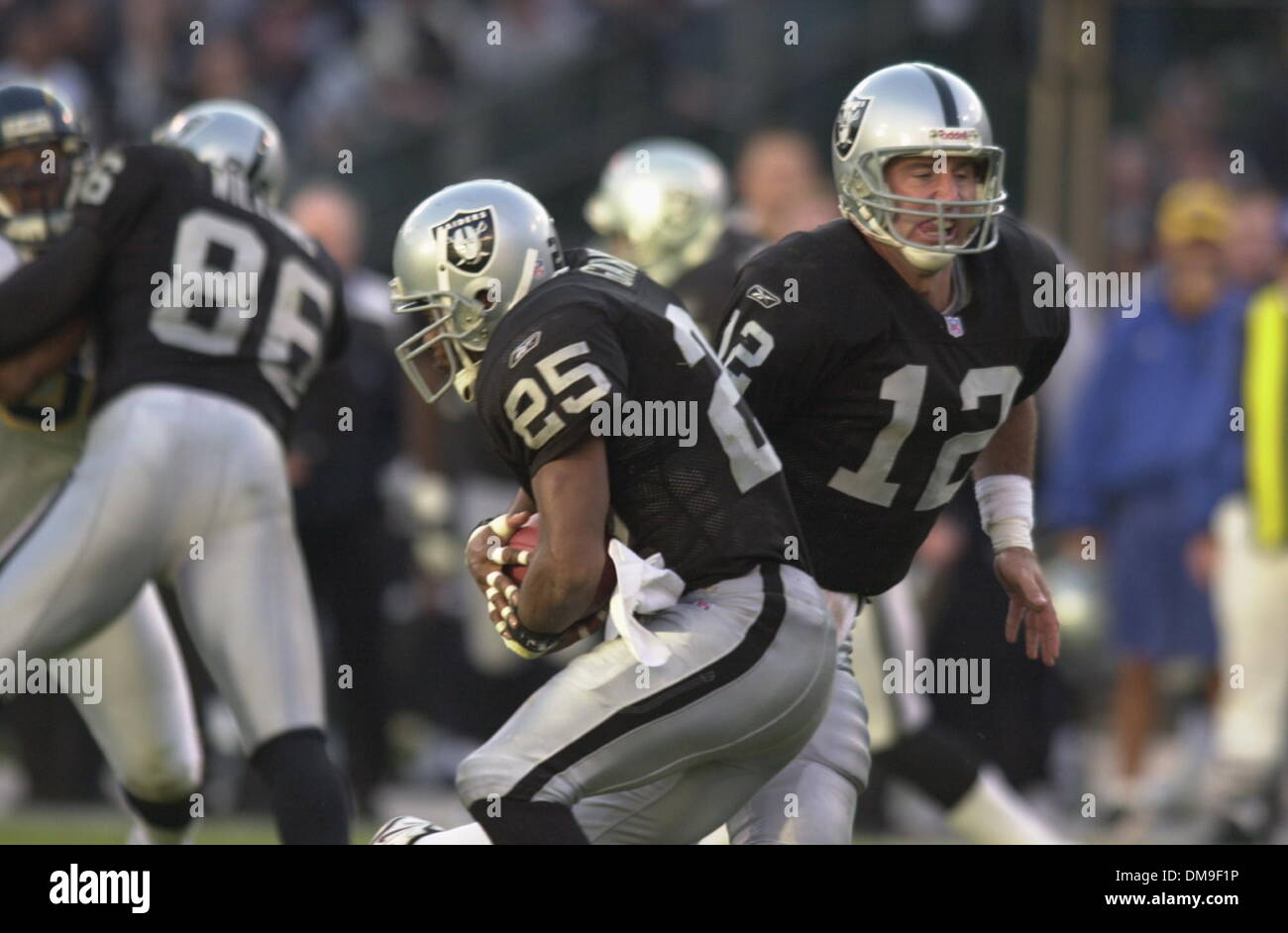 18 november 2001 hi-res stock photography and images - Alamy