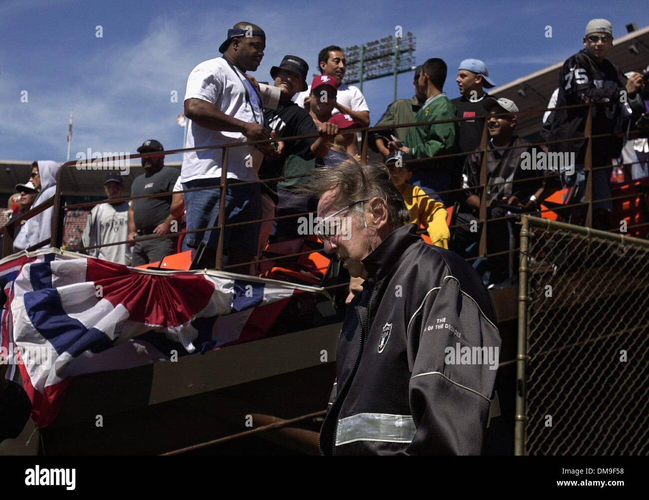 Oakland Raiders general manager Al Davis enters the playing field ...