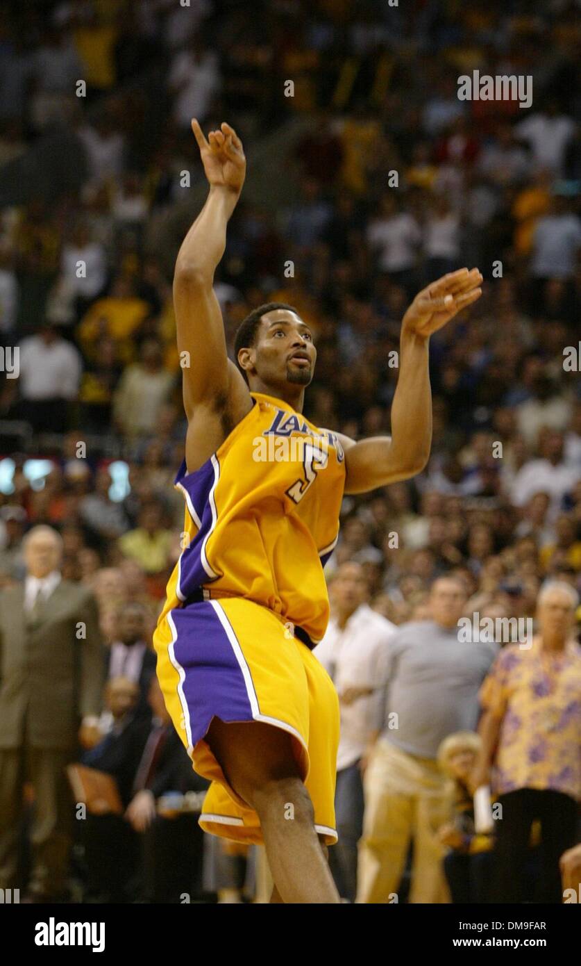 Robert horry 2002 hi-res stock photography and images - Alamy