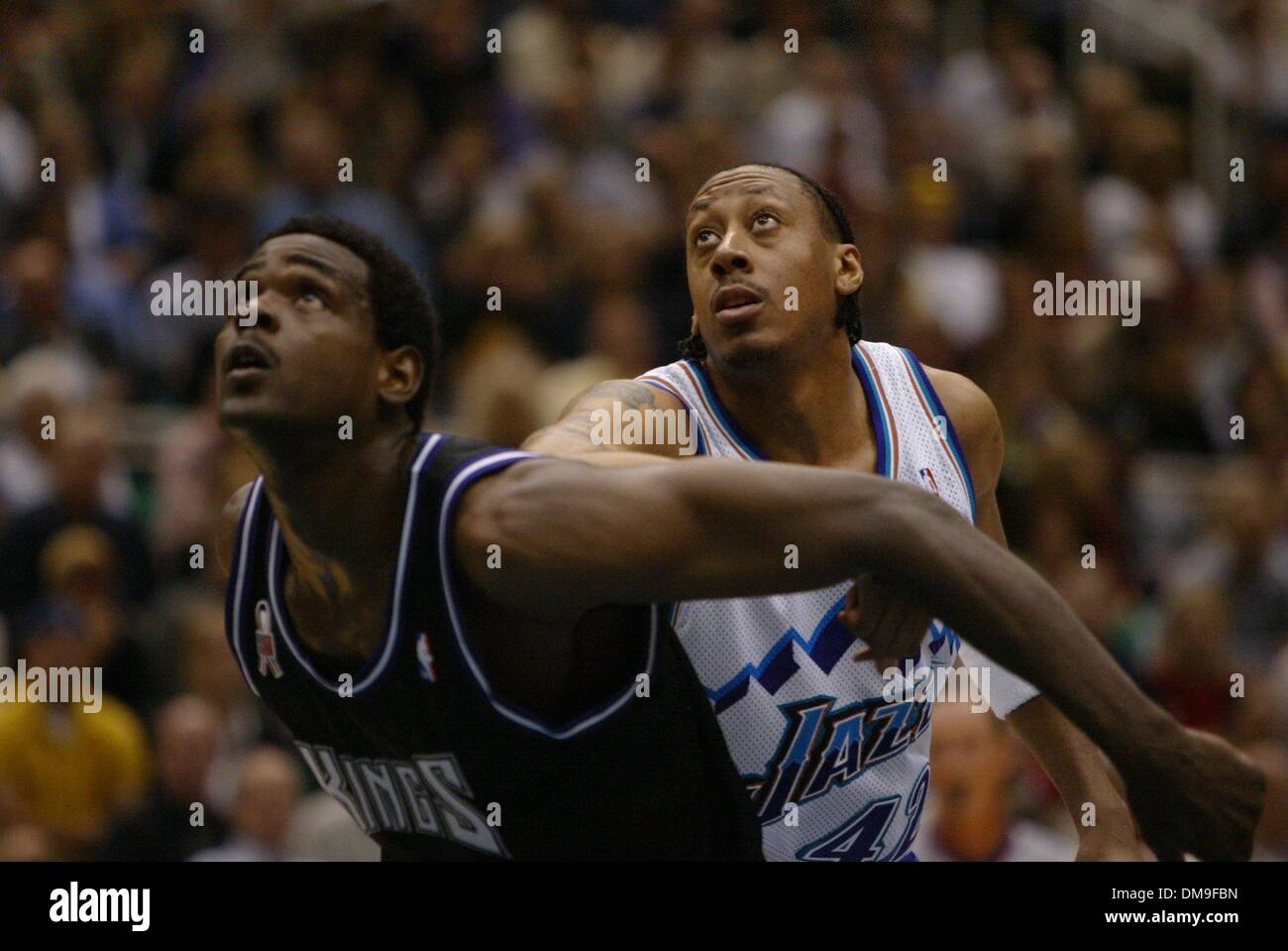 Kings Forward Chris Webber works to box out Donyell Marshall in the ...
