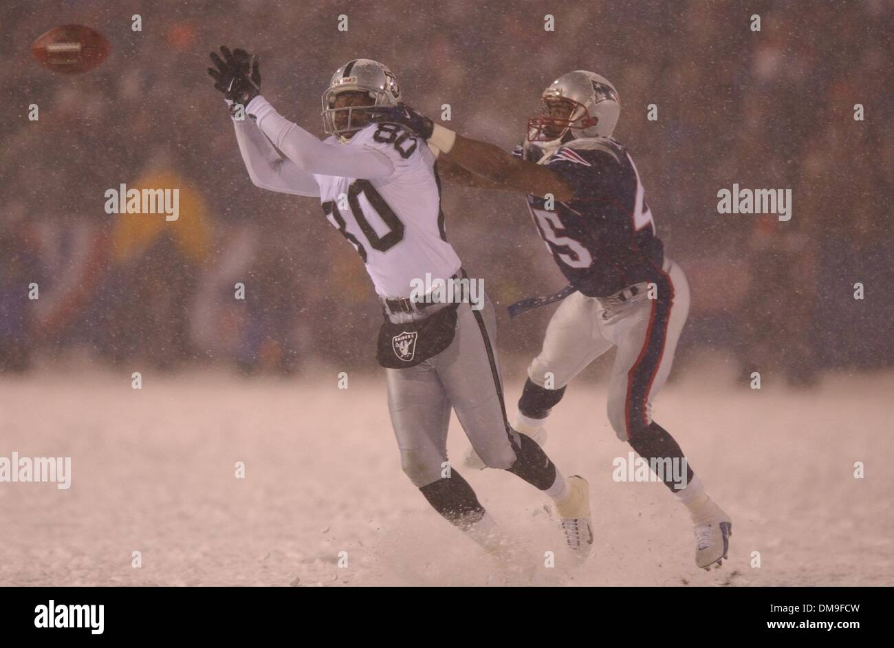 Oakland raiders jerry rice during hi-res stock photography and images ...