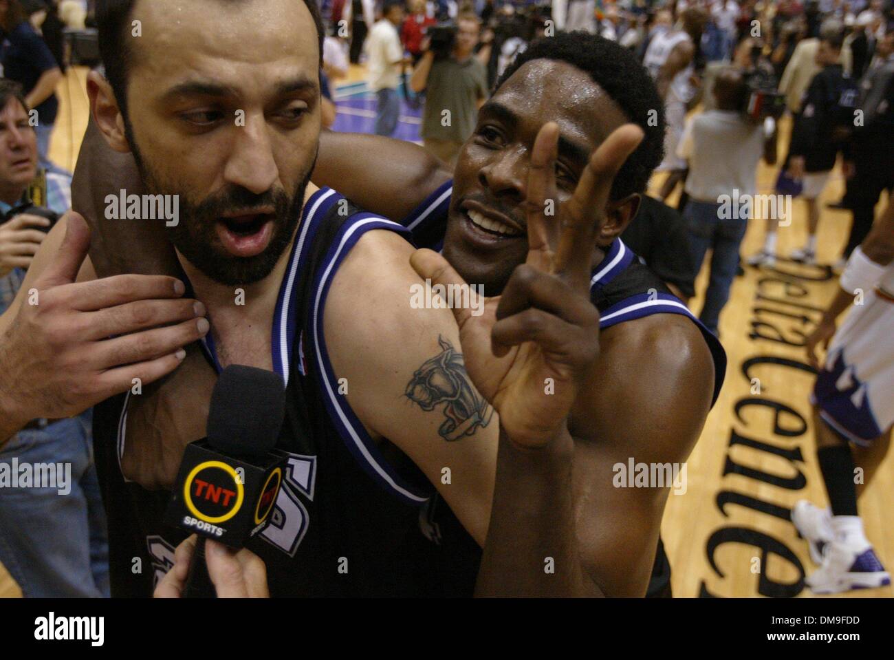 Kings chris webber vlade divac hi-res stock photography and images - Alamy