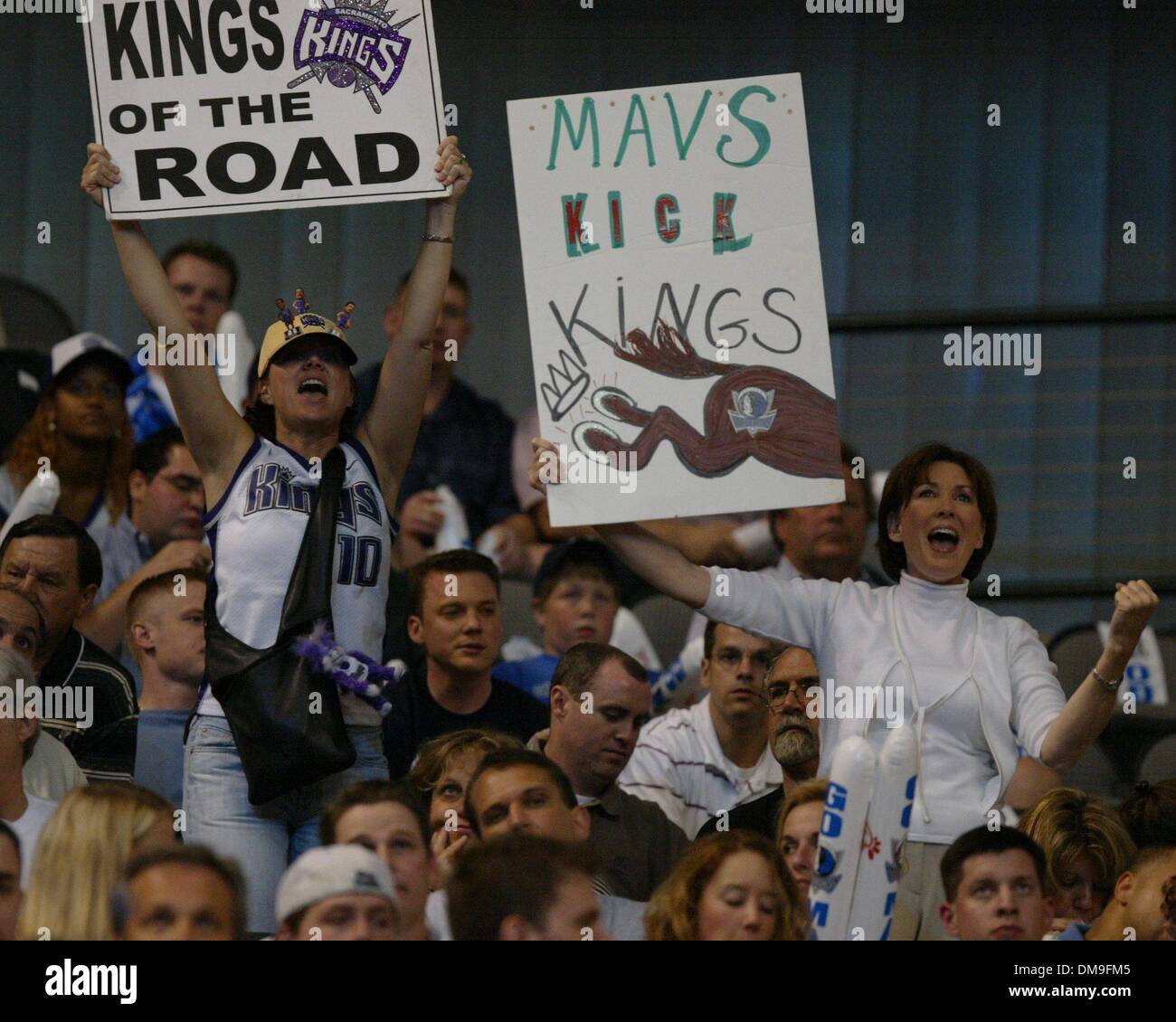 Mavs cheer hi-res stock photography and images - Alamy
