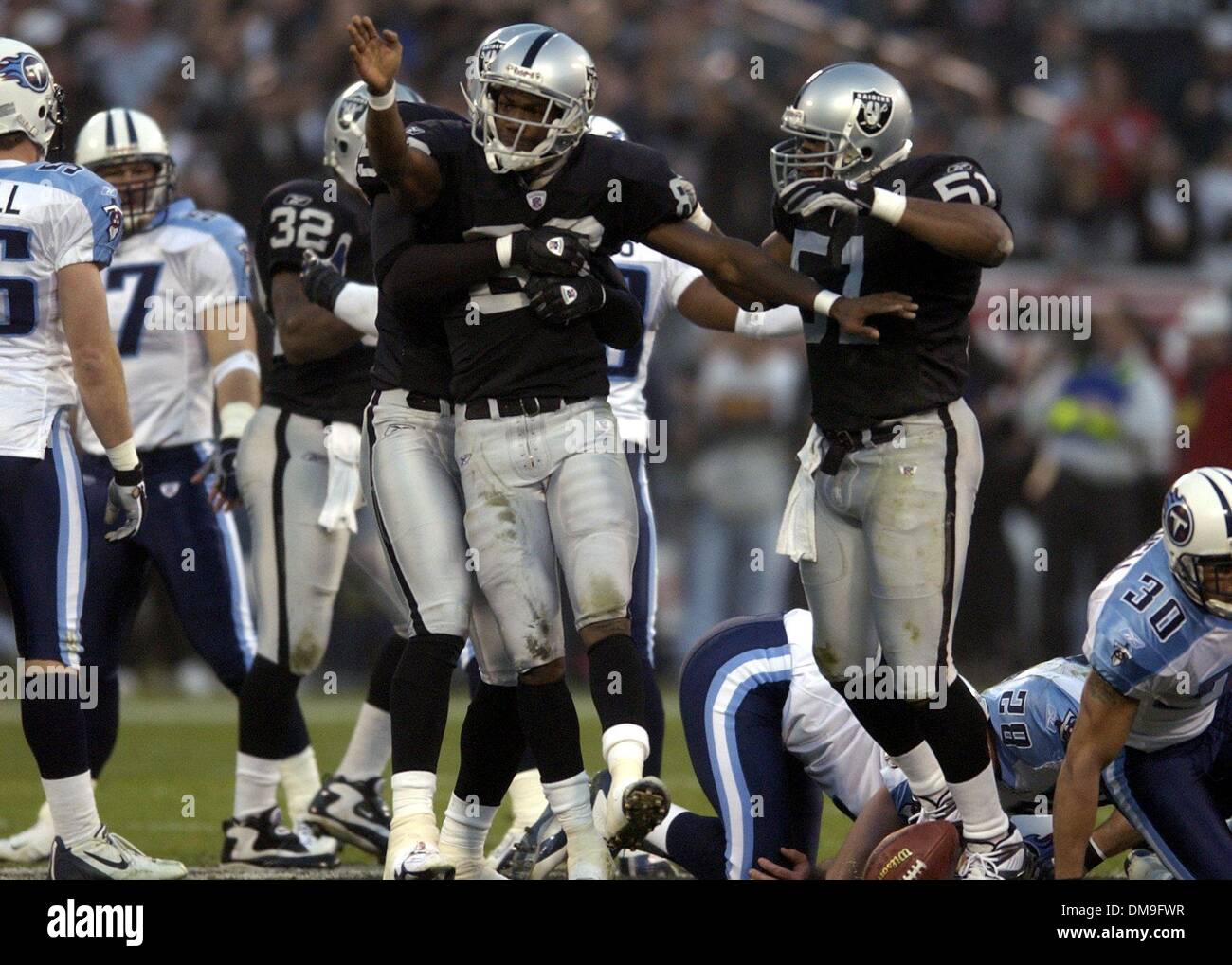 Raiders WR Marcus Knight shows first down after a long game in the ...