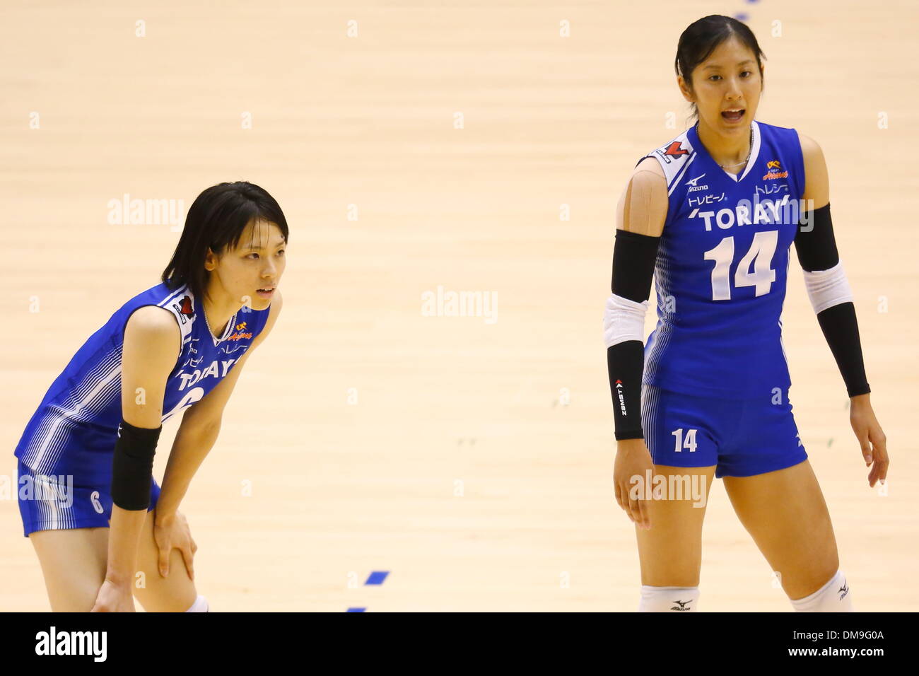 (L to R) Saori Sakoda (Arrows), Azusa Futami (Arrows), DECEMBER 12 ...