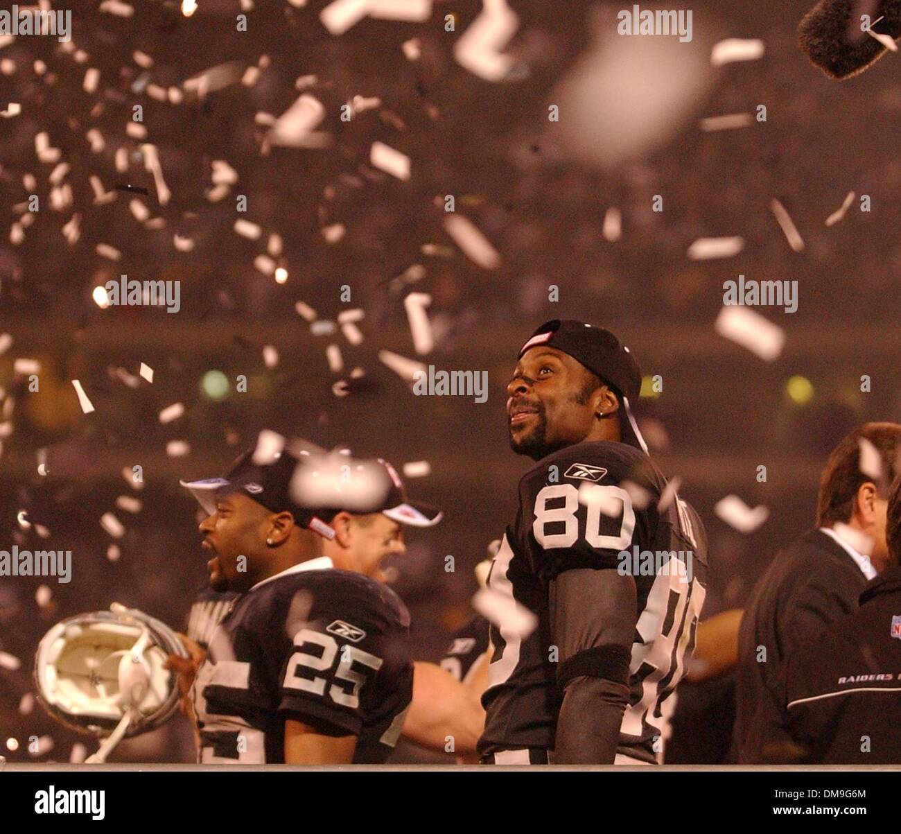 Oakland Raider wide reciever Jerry Rice looks up into the crowd after ...
