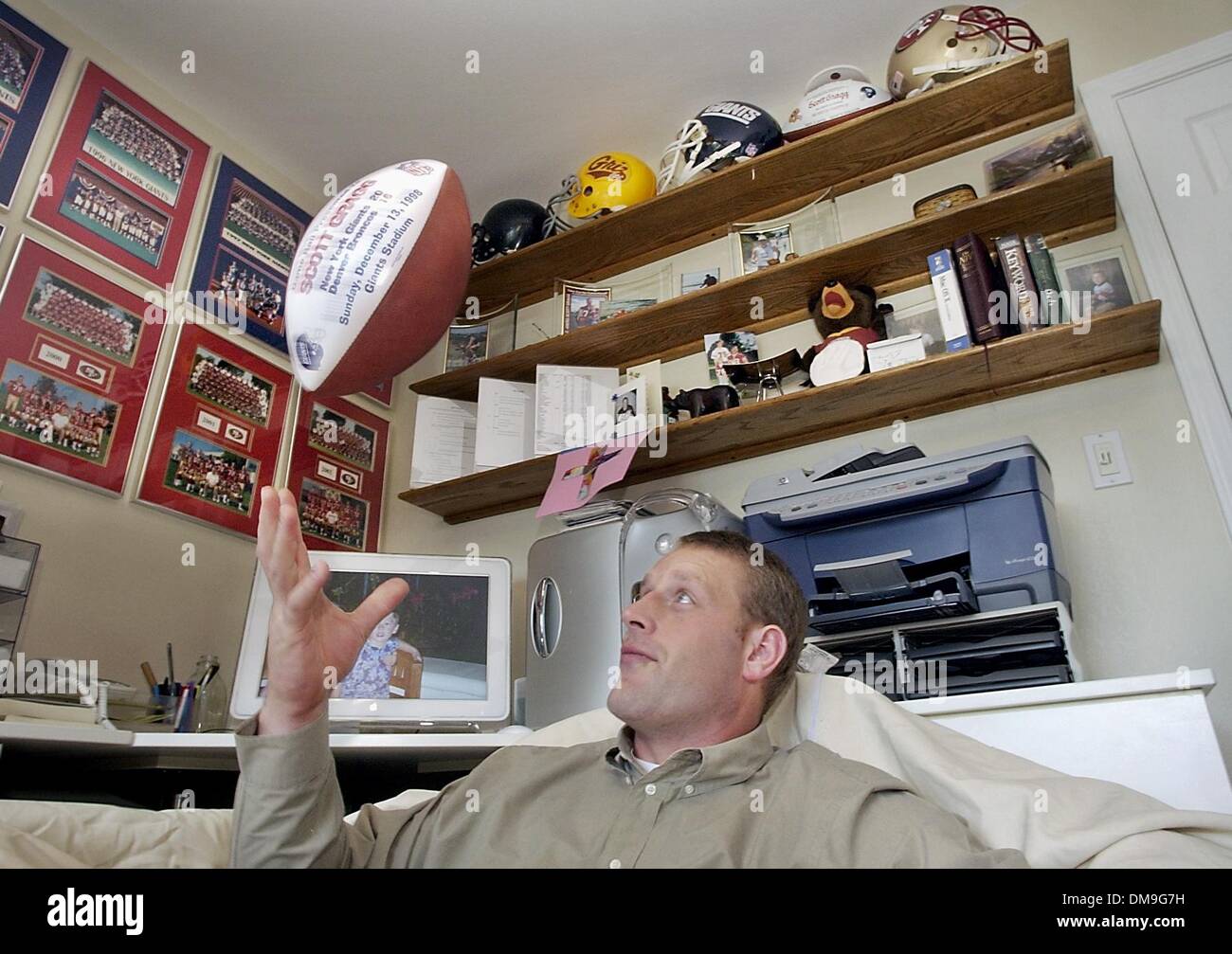 LEDE -- San Francisco 49ers offensive lineman Scott Gragg, in tosses ...