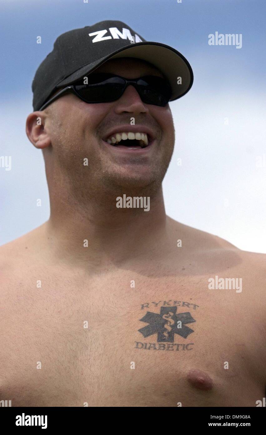 Oakland Raiders guard tackle Dustin Rykert has worn a diabetic tatoo on ...