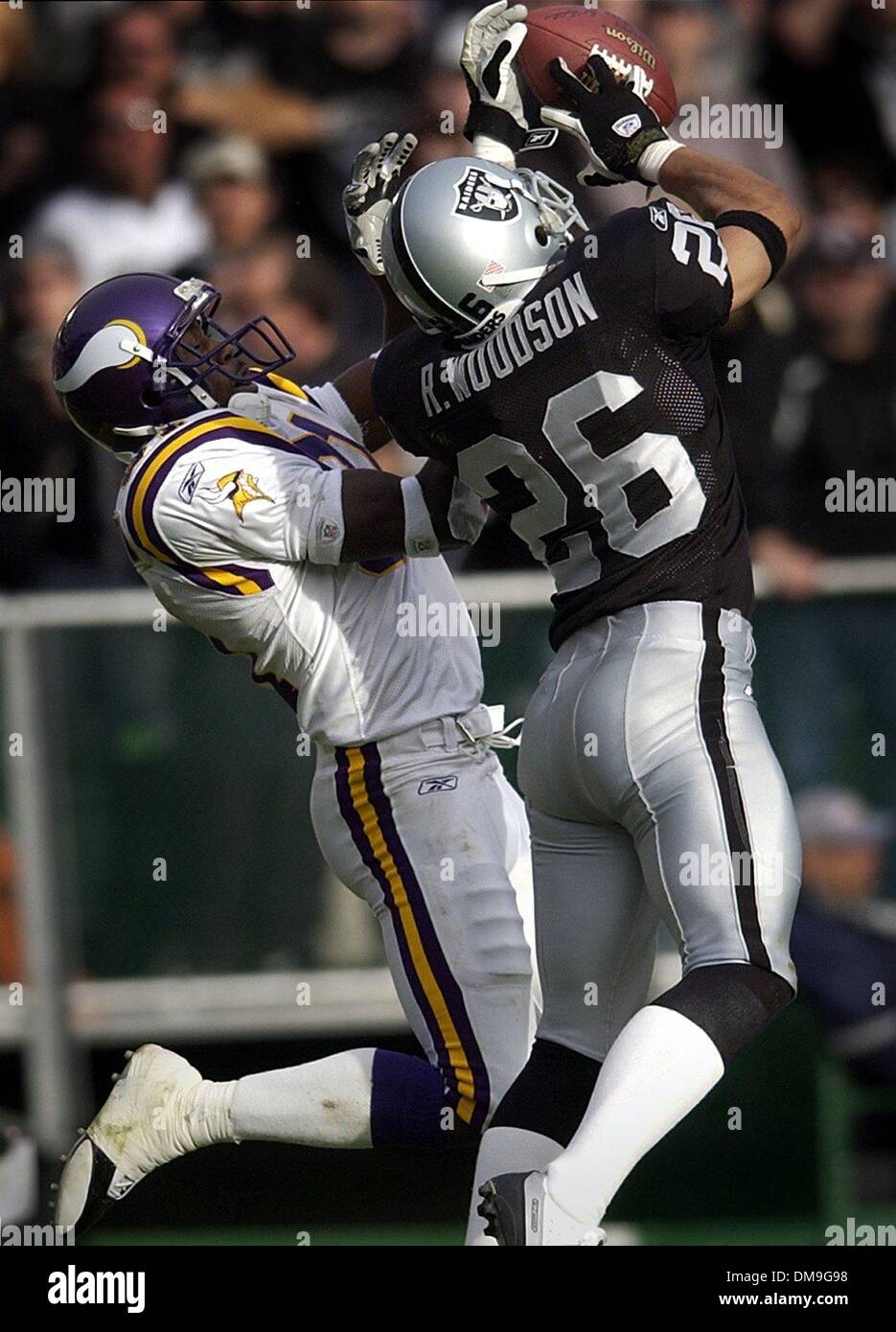 Oakland Raiders Charles Woodson breaks up pass to Minnesota Vikings ...