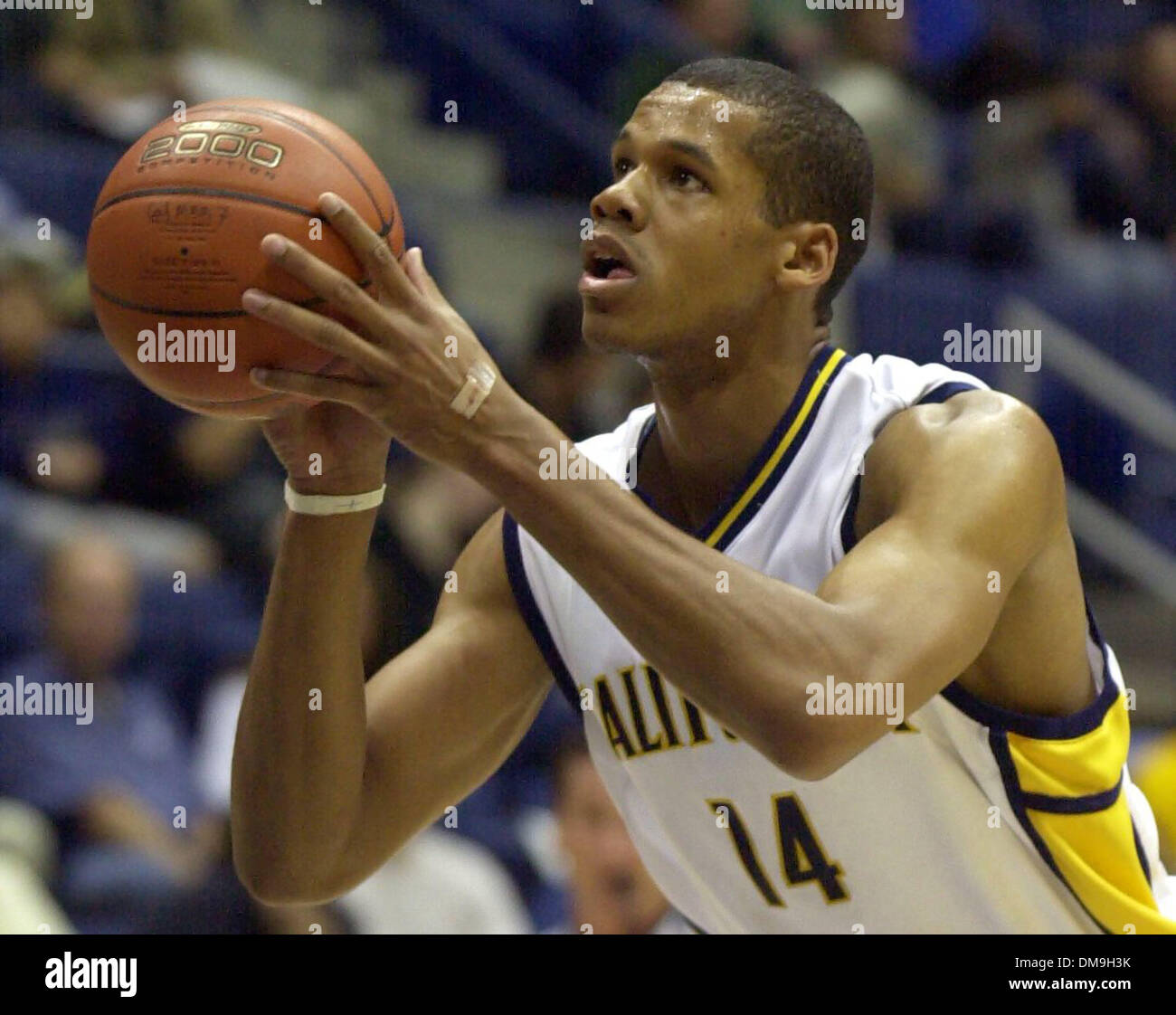 Nov 09, 2005; Berkeley, CA, USA; Cal's Solomon Hughes, #14, prepares to ...