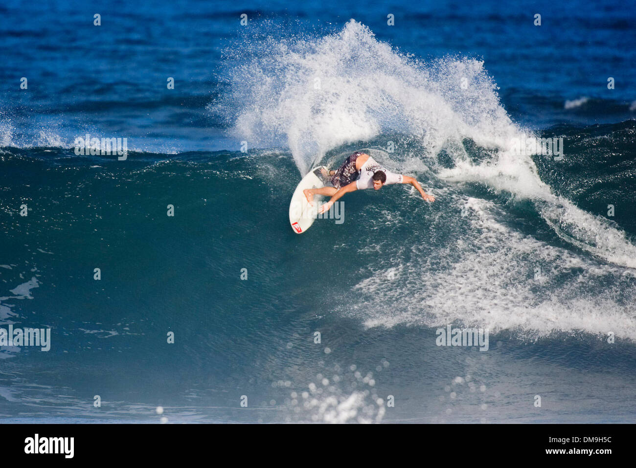 Nov 17, 2005; Haleiwa, HI, USA; DANIEL REDMAN (Durban, RSA) (pictured ...
