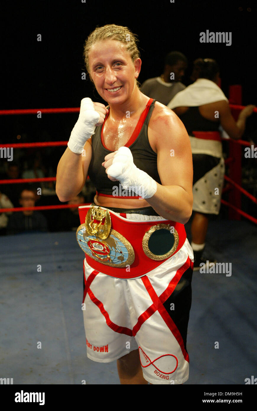 Female boxing fans hi-res stock photography and images - Alamy