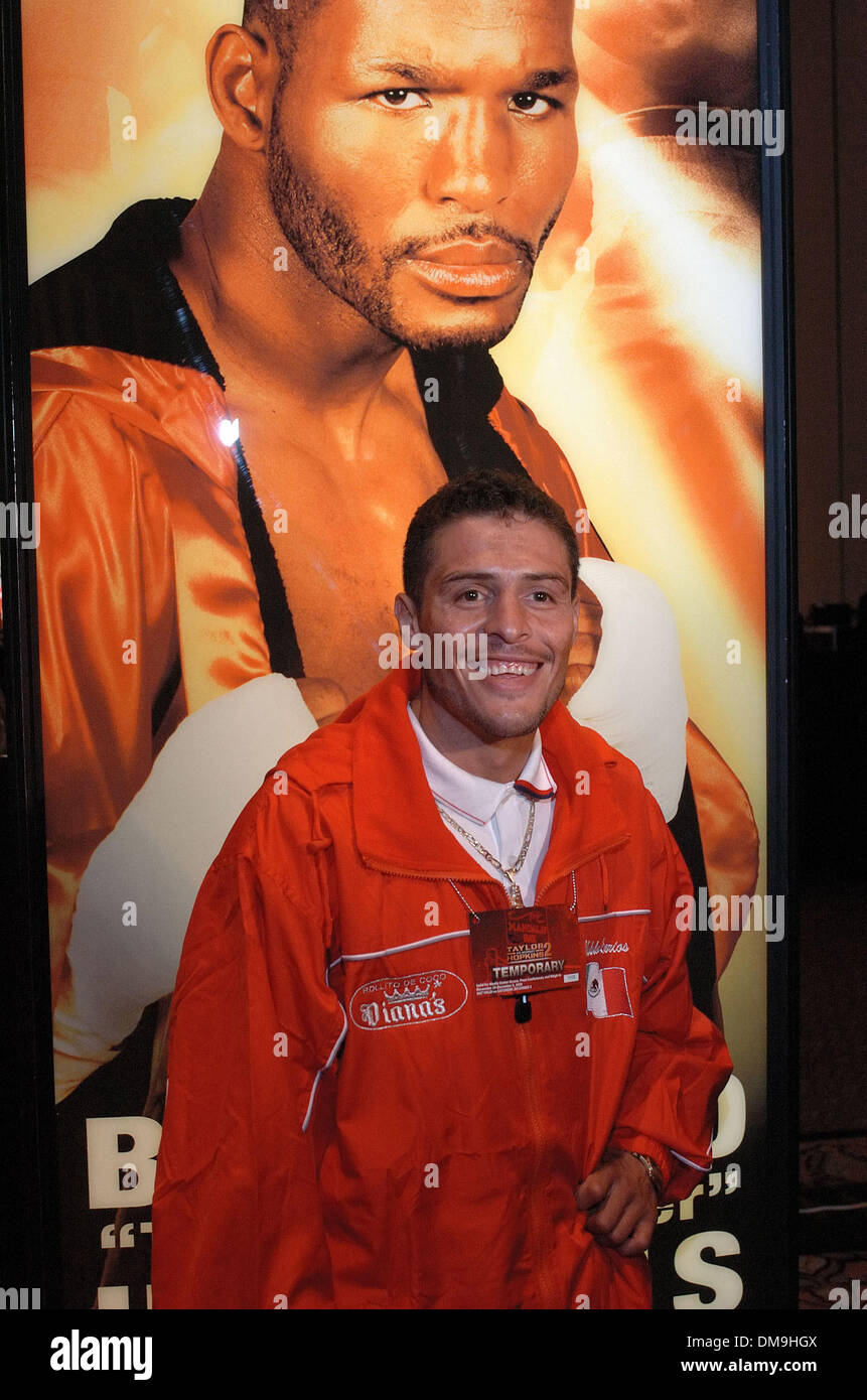 Boxing wbc super middleweight hi-res stock photography and images - Alamy