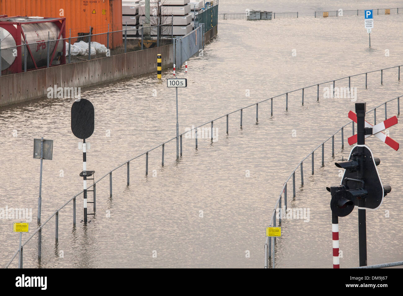 Flooded coastal town hi-res stock photography and images - Alamy