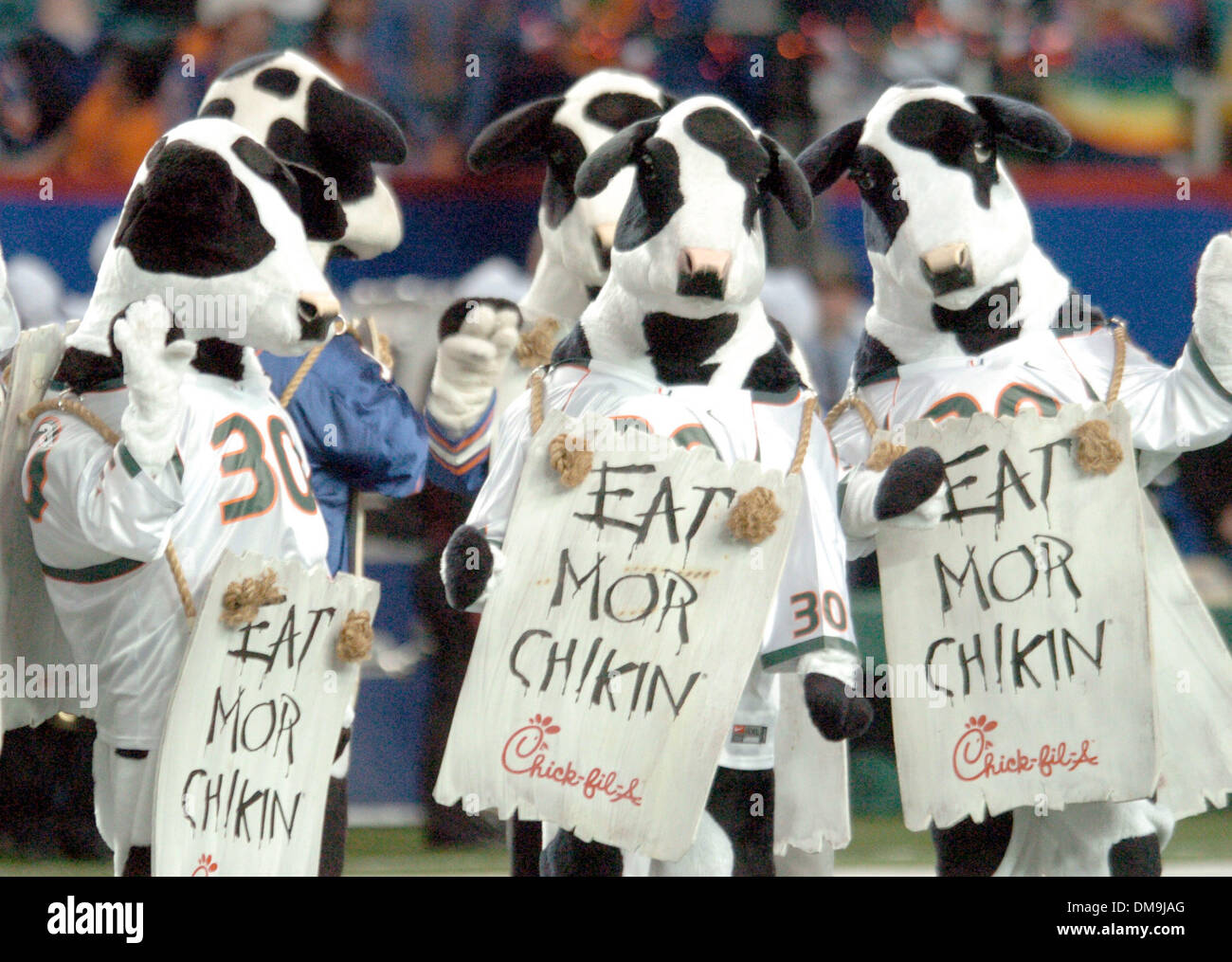Chick fil a cows hi-res stock photography and images - Alamy