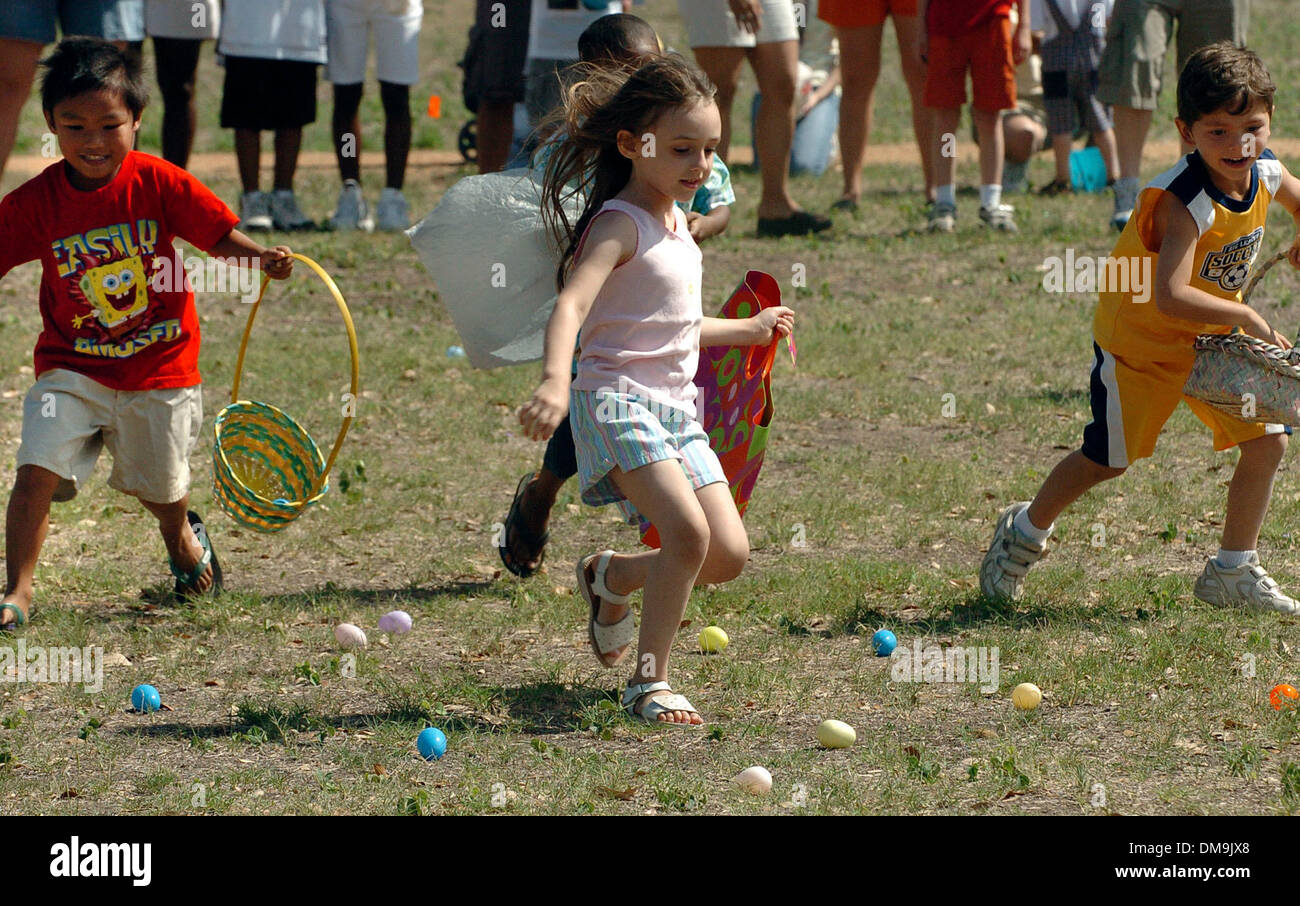 Apr 15, 2006; San Antonio, TX, USA; 5-6 Year olds hightail it as they ...