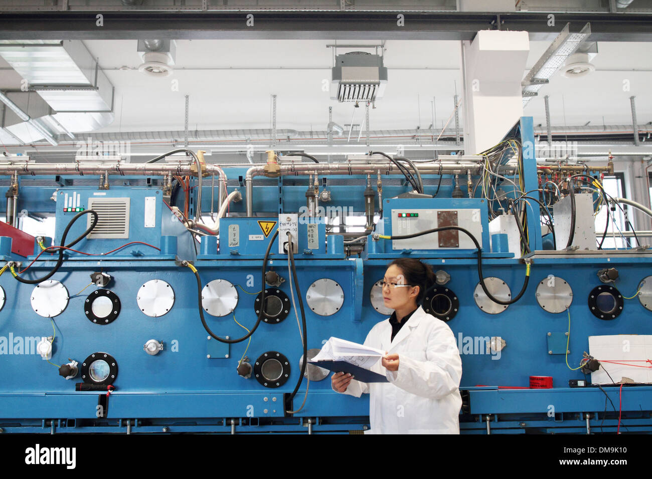 Cleanroom machine hi-res stock photography and images - Alamy