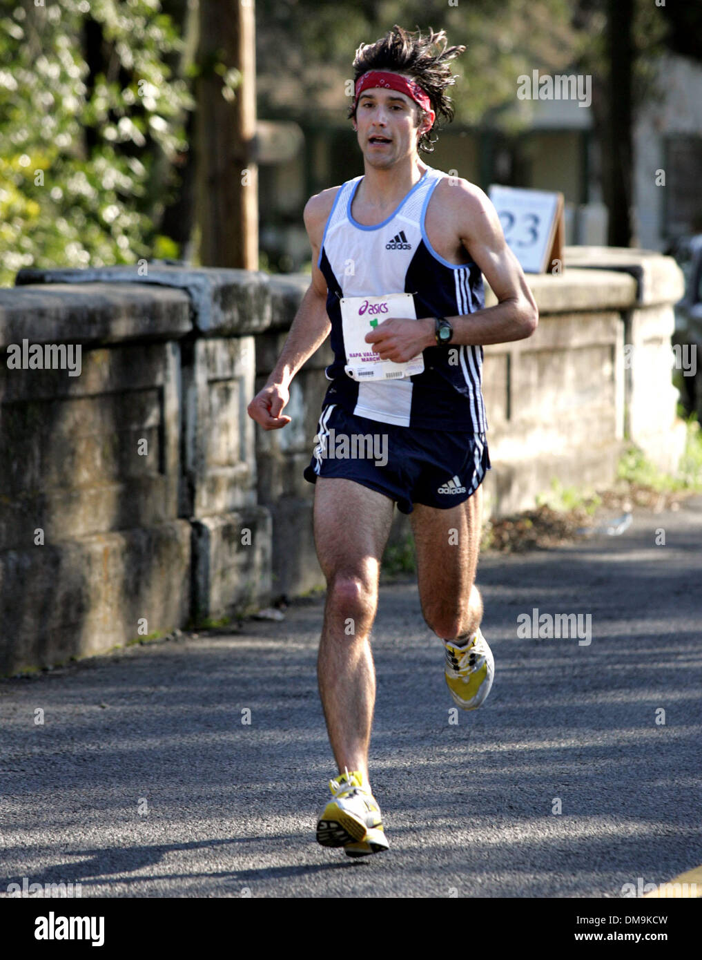 Chris Lundstrom, the overall winner of the 2005 Napa Valley Marathon ...