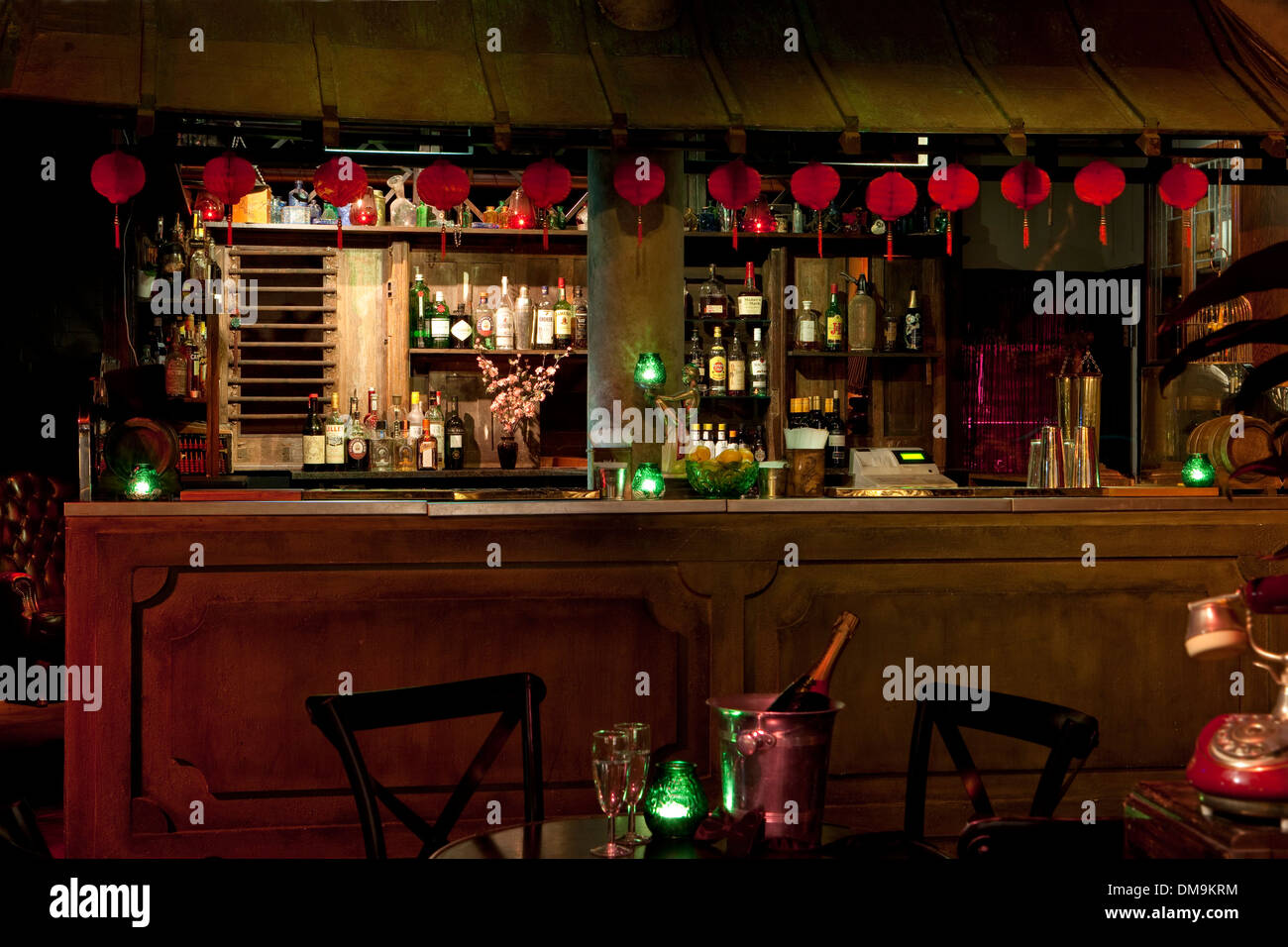 Nightclub bar hi-res stock photography and images - Alamy