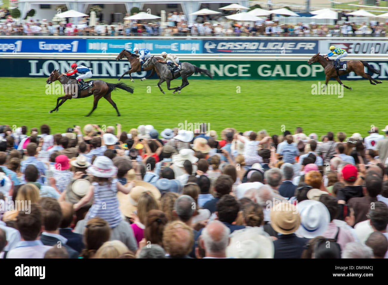 Photo finish horse hi-res stock photography and images - Alamy