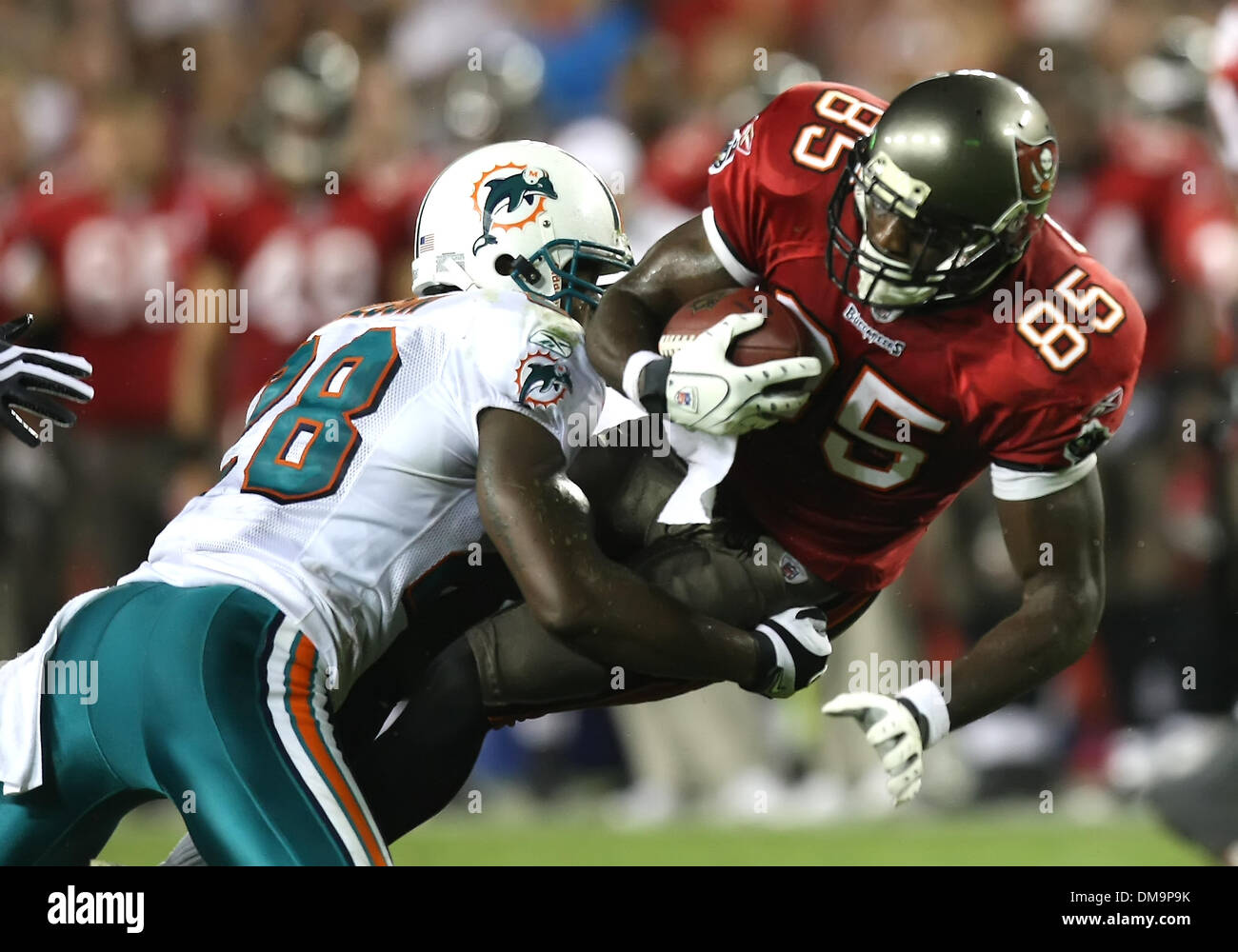 27 August 2009 ....Maurice Stovall (85) makes a catch against Gibril ...