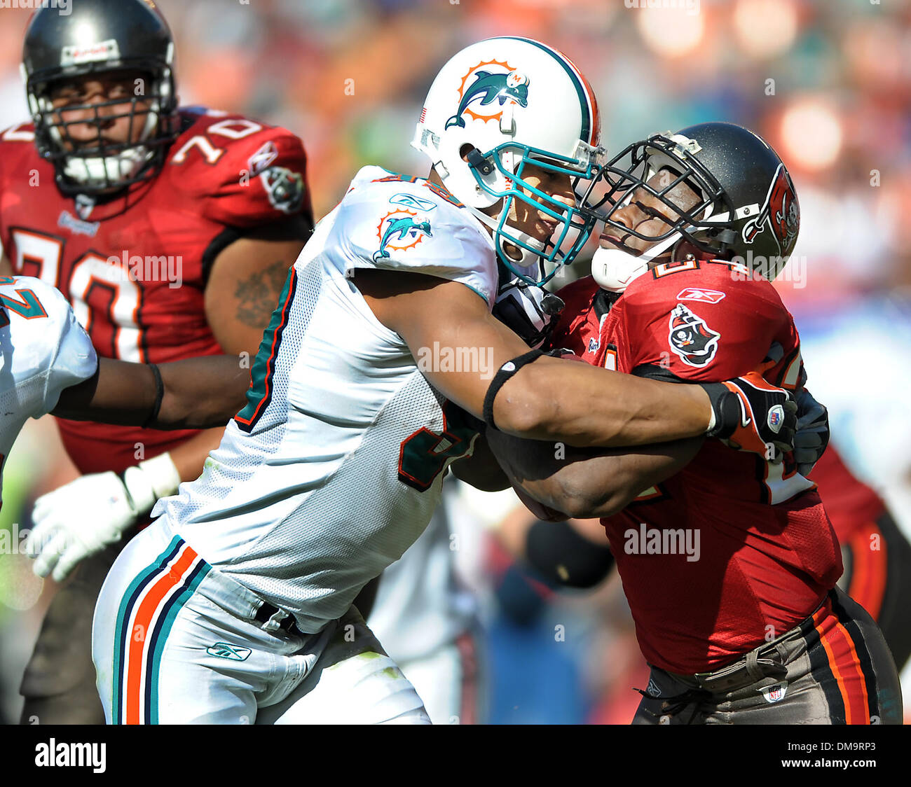 Miami Gardens---finsrd15o---Miami Dolphins host the Tampa Bay ...