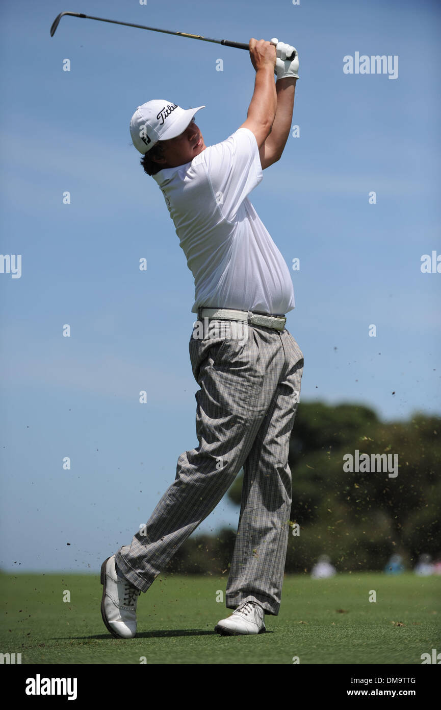Nov 15, 2009 - Melbourne, Australia - JASON DUFNER hits his second on ...