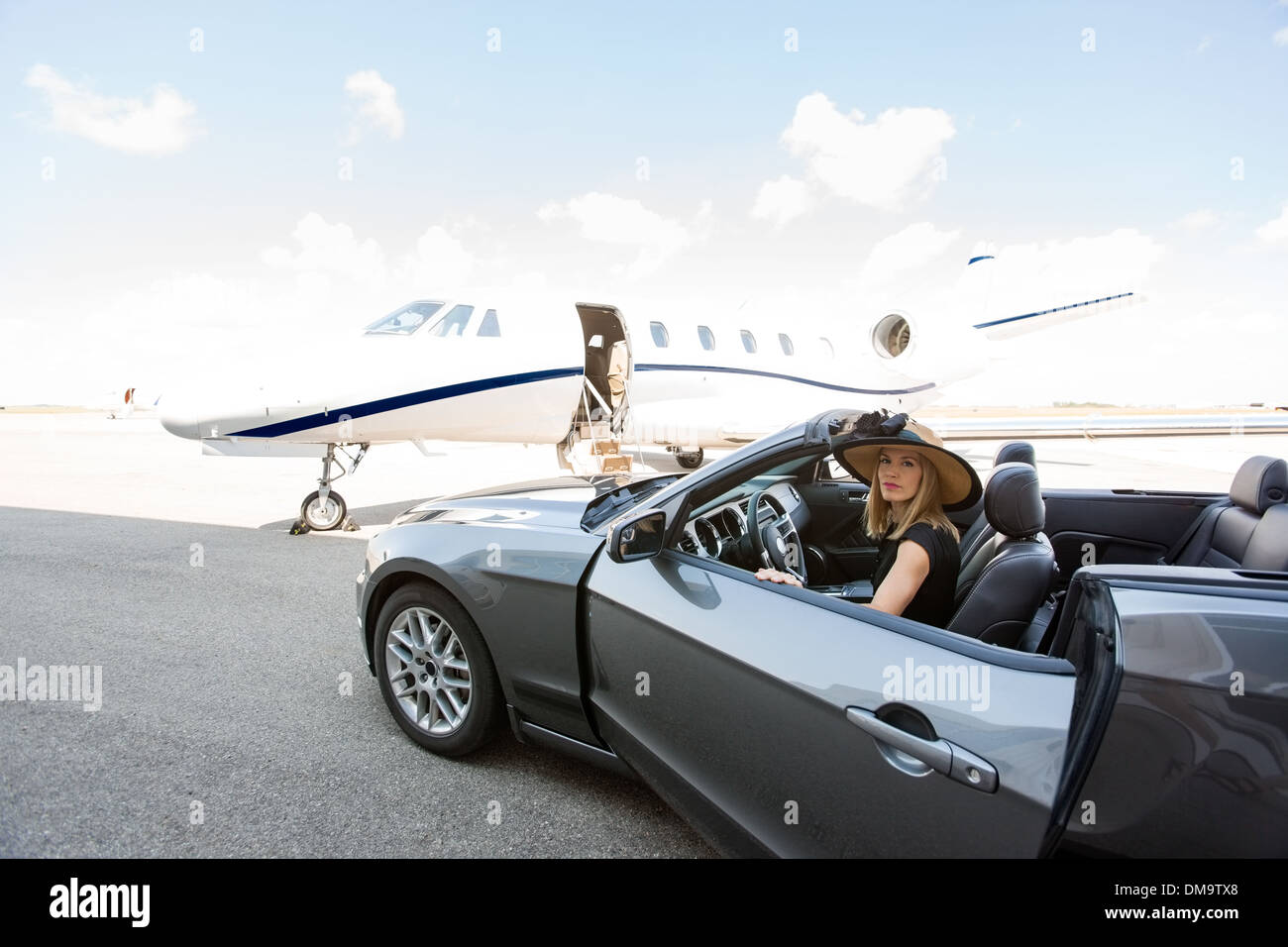 Successful jet airliner hi-res stock photography and images - Alamy