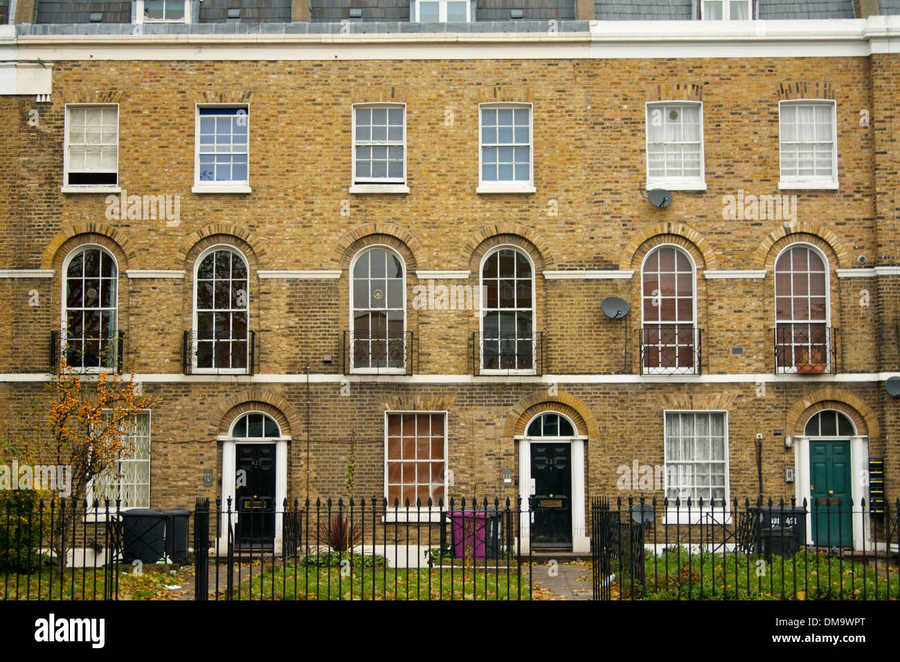 Georgian bow windows hi-res stock photography and images - Alamy