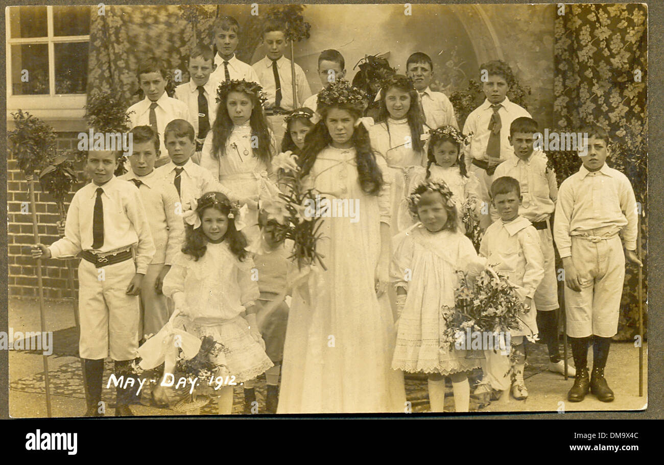 May queen hi-res stock photography and images - Alamy
