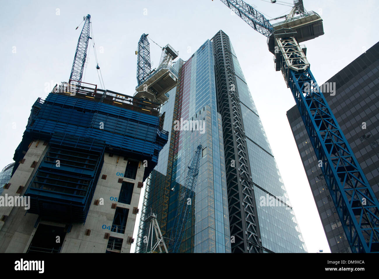 Construction skyscrapers office high hi-res stock photography and ...